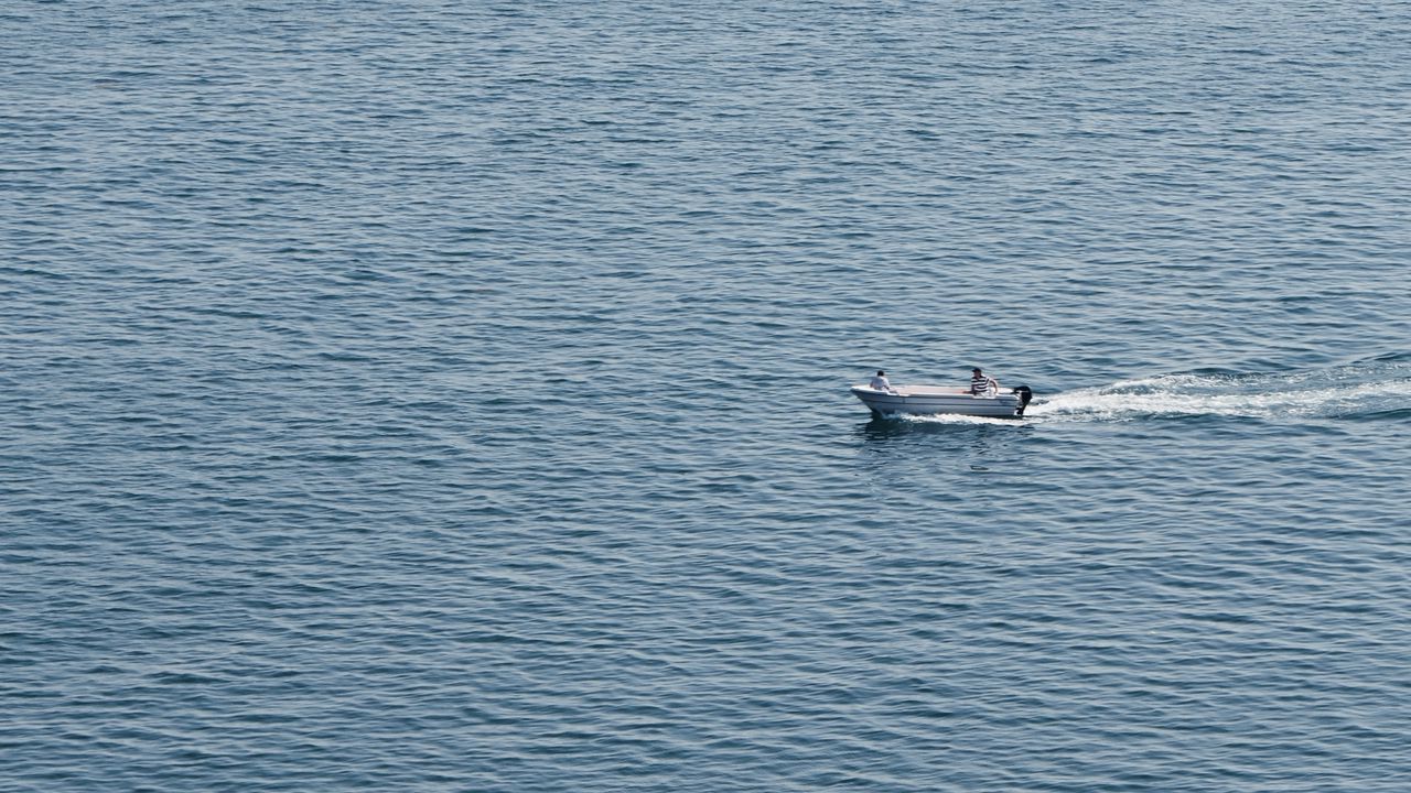 Wallpaper boat, water, wavy hd, picture, image