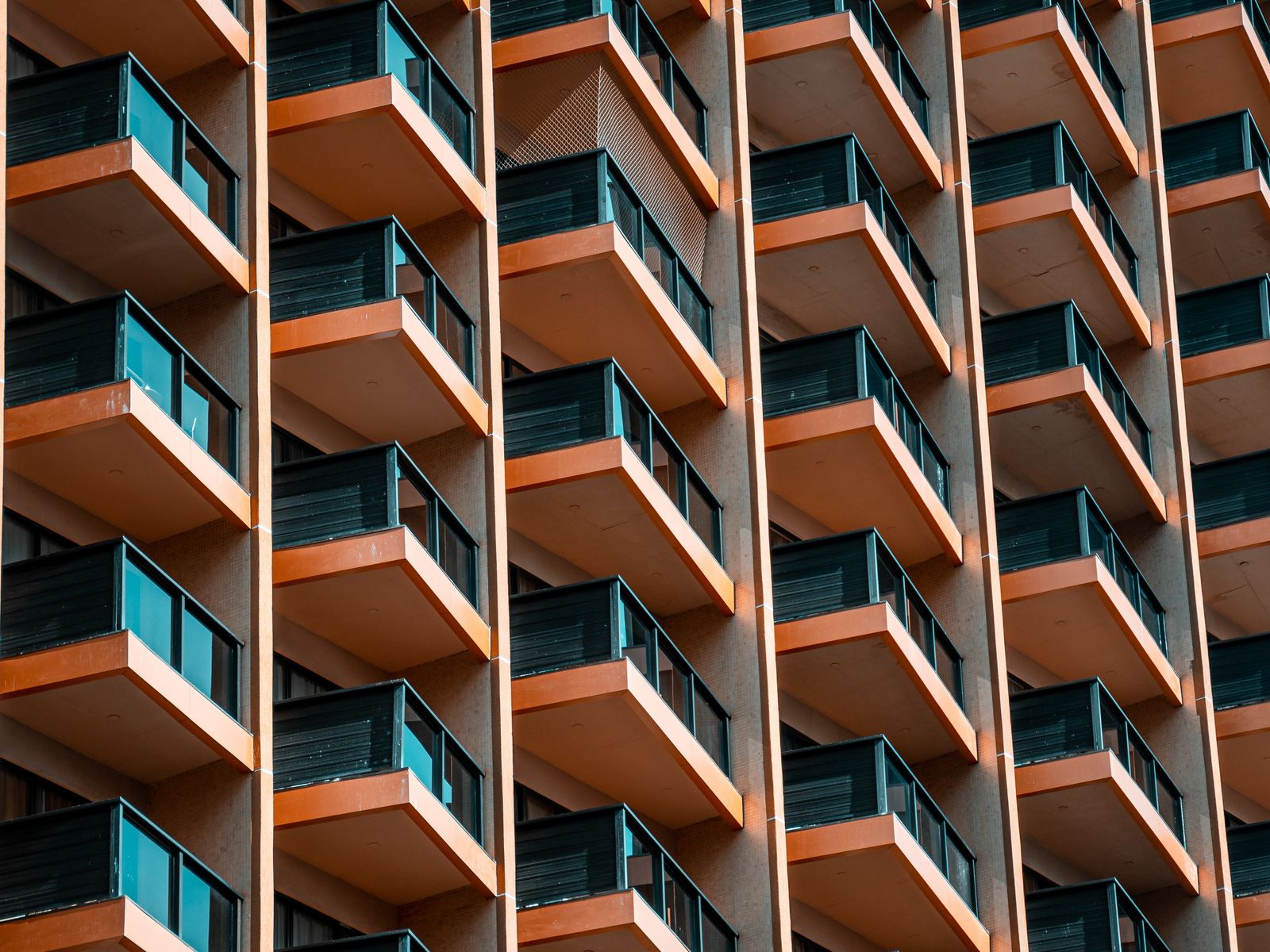 Download wallpaper 1600x1200 building, architecture, windows standard 4 ...