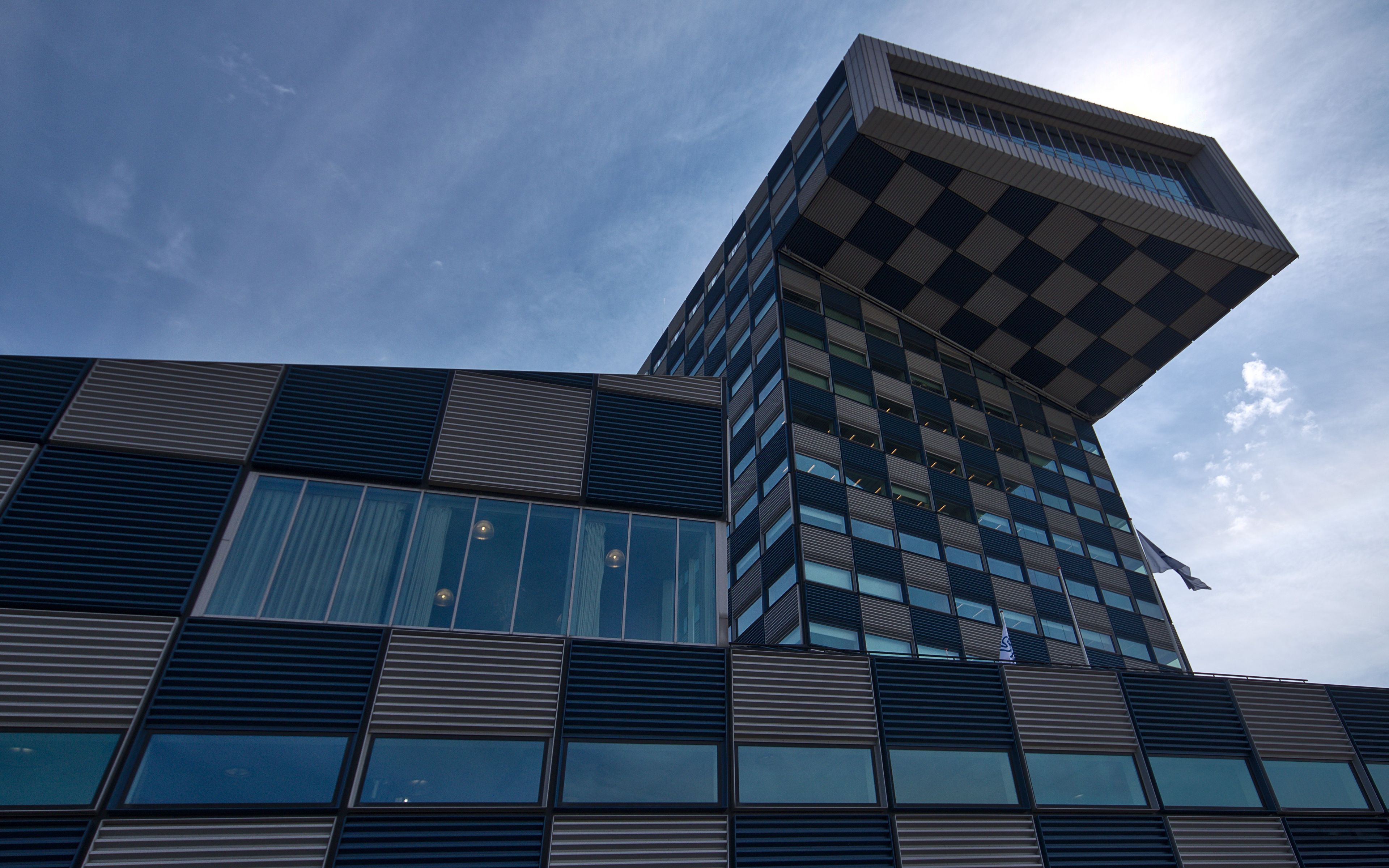 Download wallpaper 3840x2400 building, conctruction, architecture, sky ...