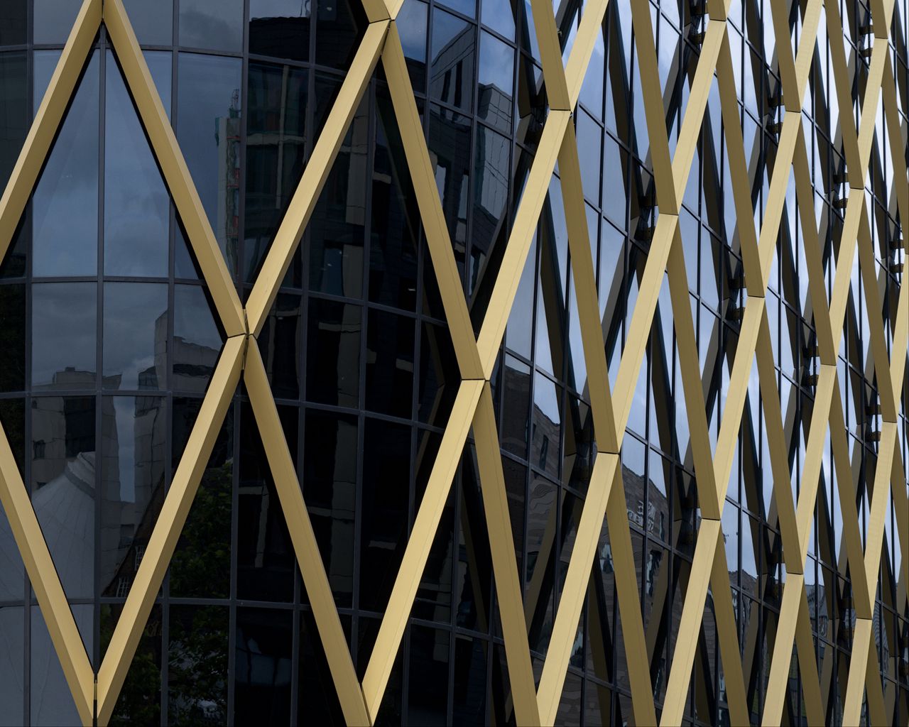 Download wallpaper 1280x1024 building, facade, diamonds, architecture ...
