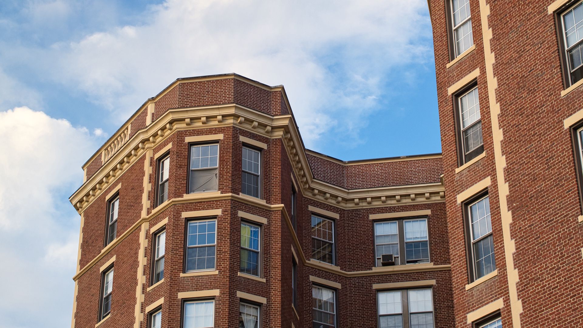 Download wallpaper 1920x1080 building, house, windows, facade, bricks ...