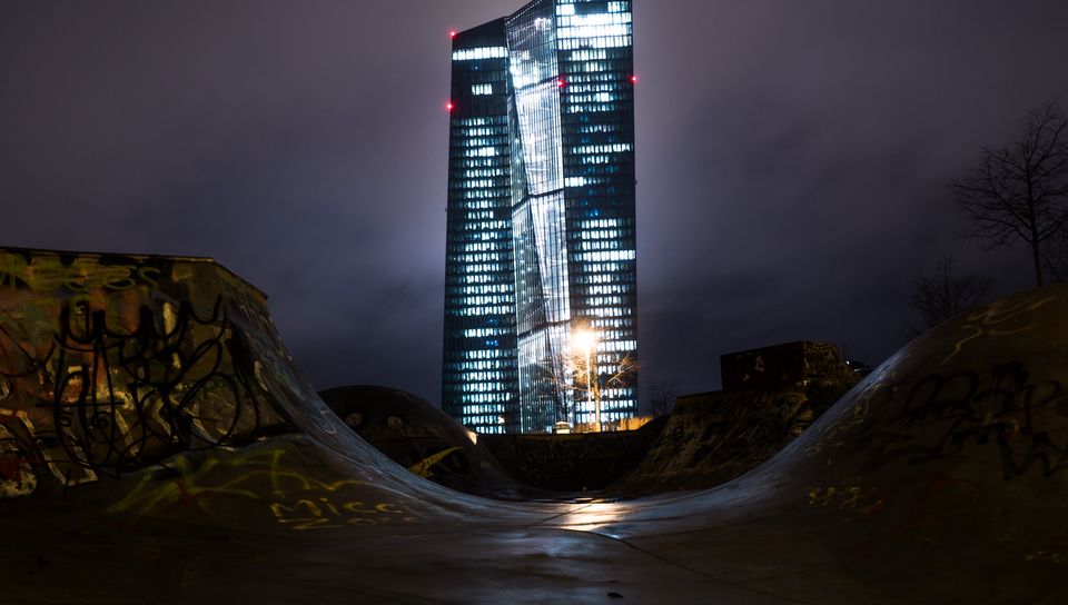 Download wallpaper 960x544 building, tower, architecture, night, dark ... Download wallpaper 960x544 building, tower, architecture, night, dark ...