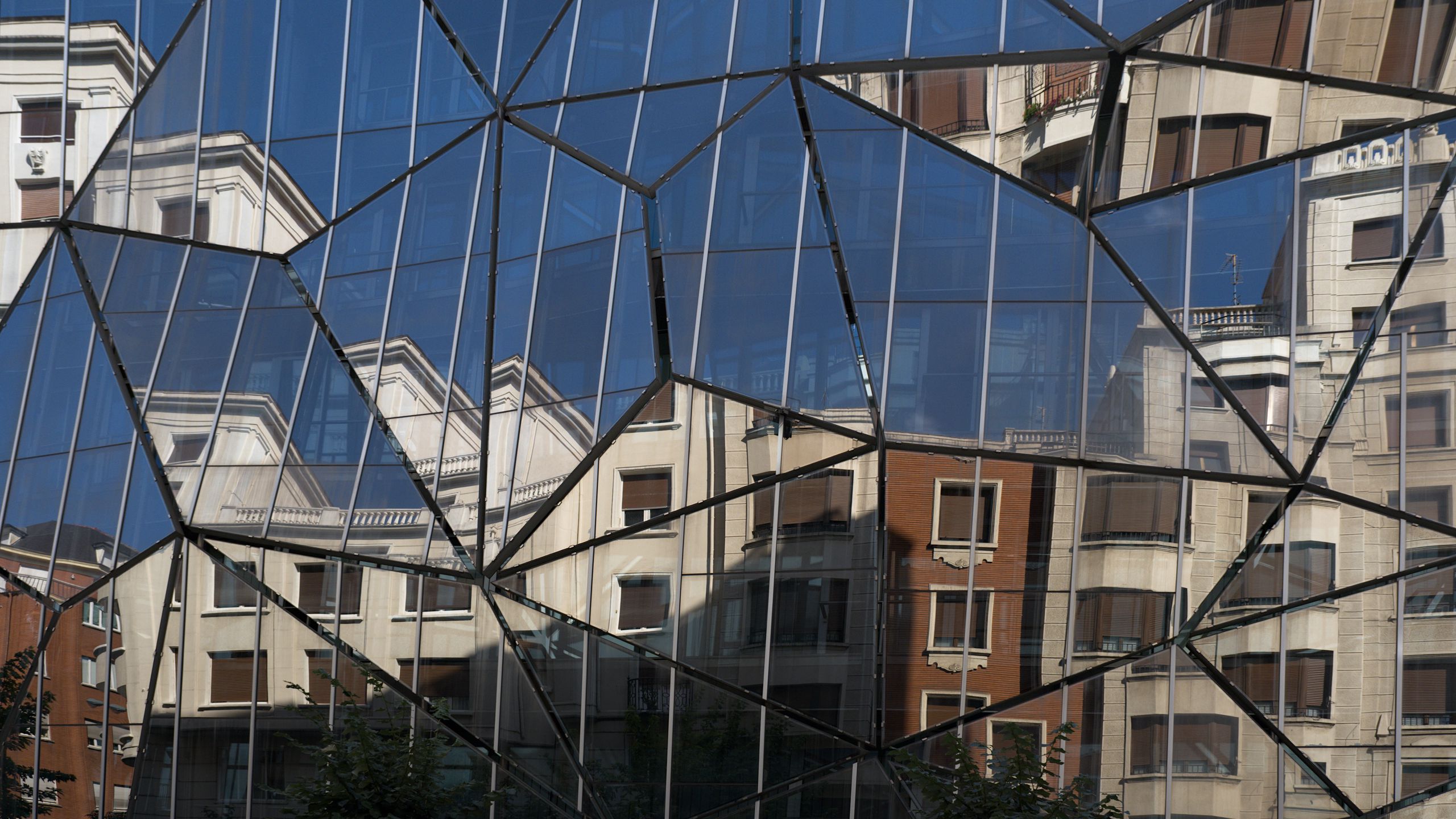 Download wallpaper 2560x1440 buildings, glass, mirror, reflection ...