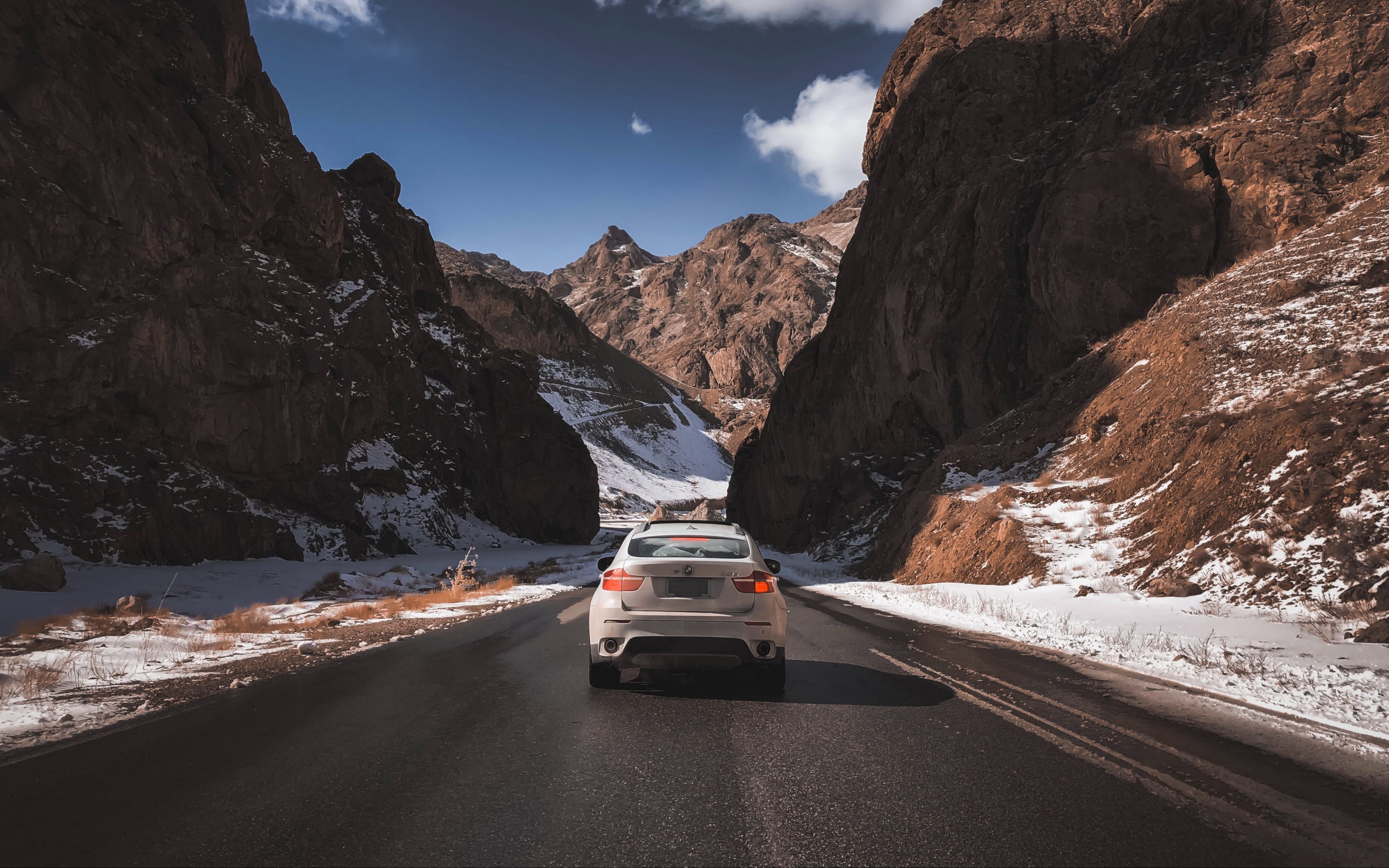 Download wallpaper 3840x2400 car, road, rocks, rear view 4k ultra hd 16 ...