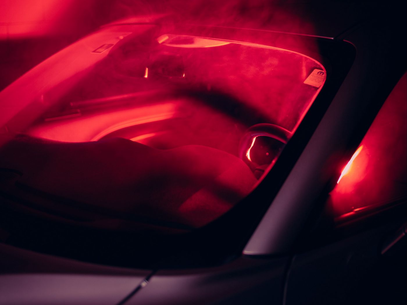 Download wallpaper 1400x1050 car, smoke, light, red standard 4:3 hd ...