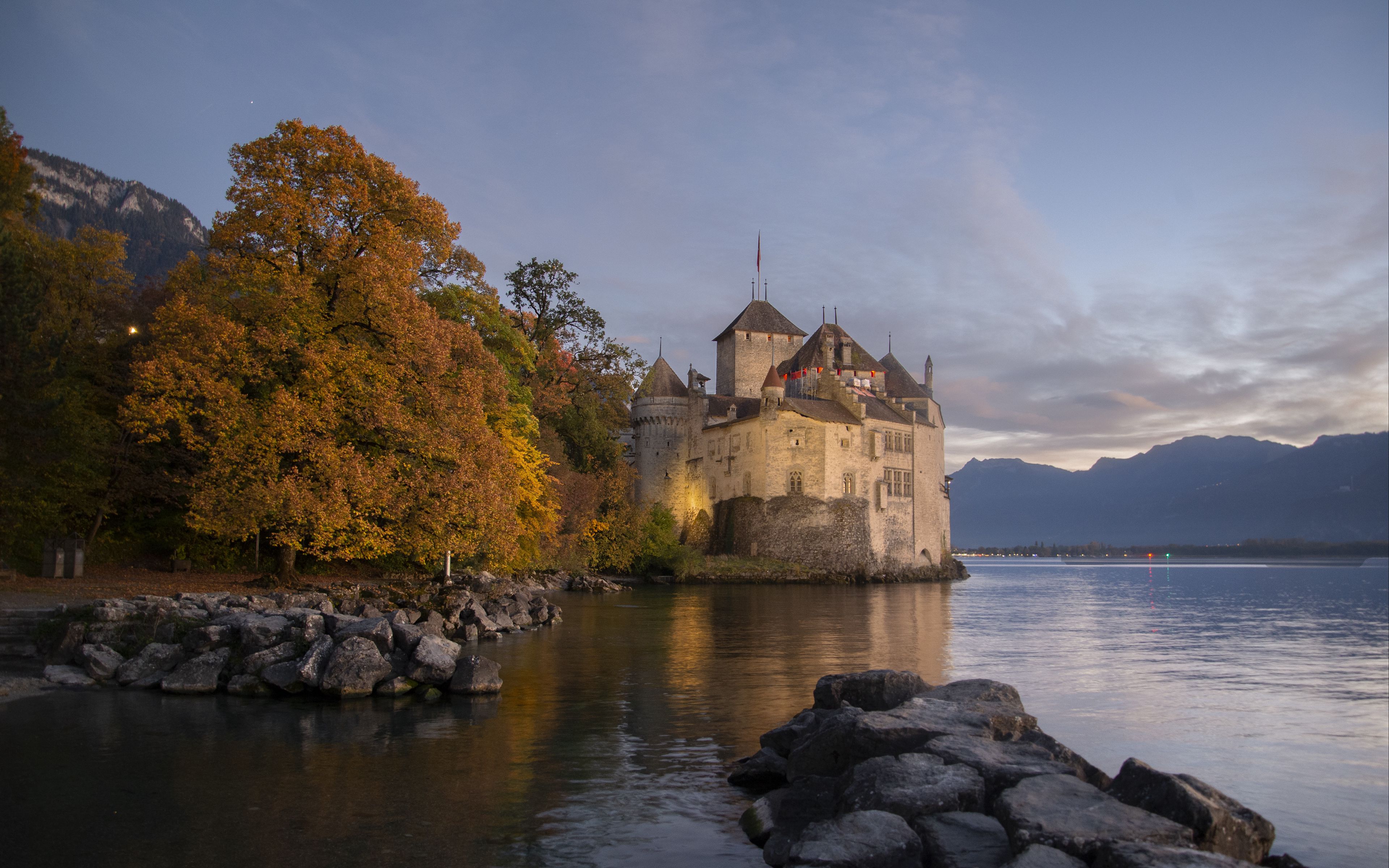 Download Wallpaper 3840x2400 Castle Fortress Lake Architecture Old