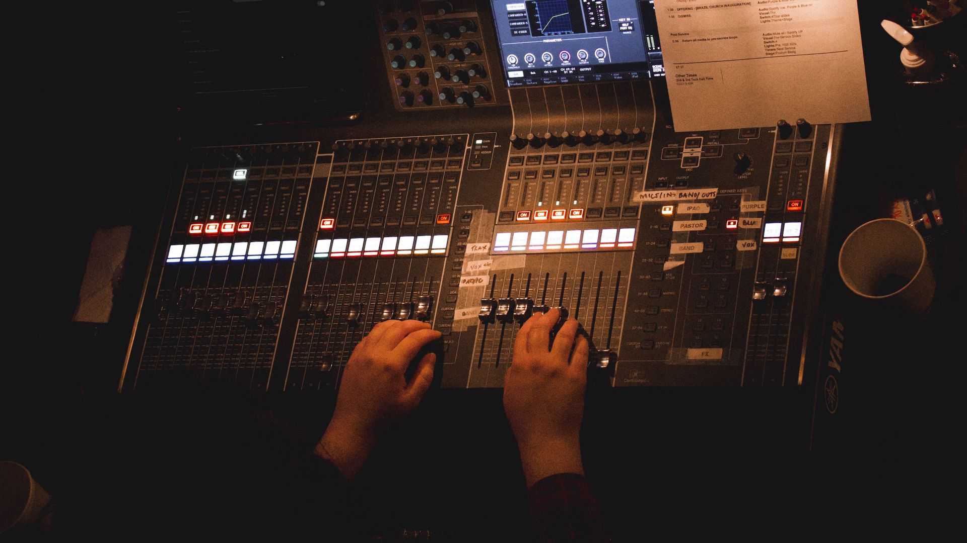 Download wallpaper 1920x1080 equalizer, control panel, equipment, hands ...