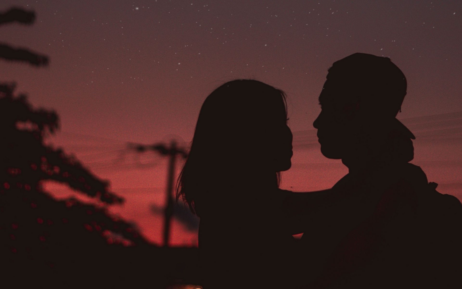Download wallpaper 1920x1200 couple, silhouettes, hugs, night, starry ...