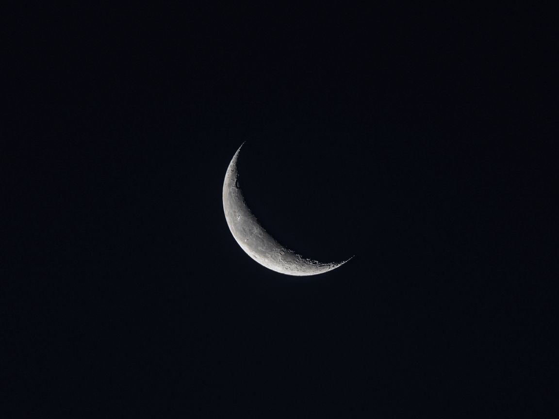 Download wallpaper 1152x864 crescent, moon, black, minimalism standard ...