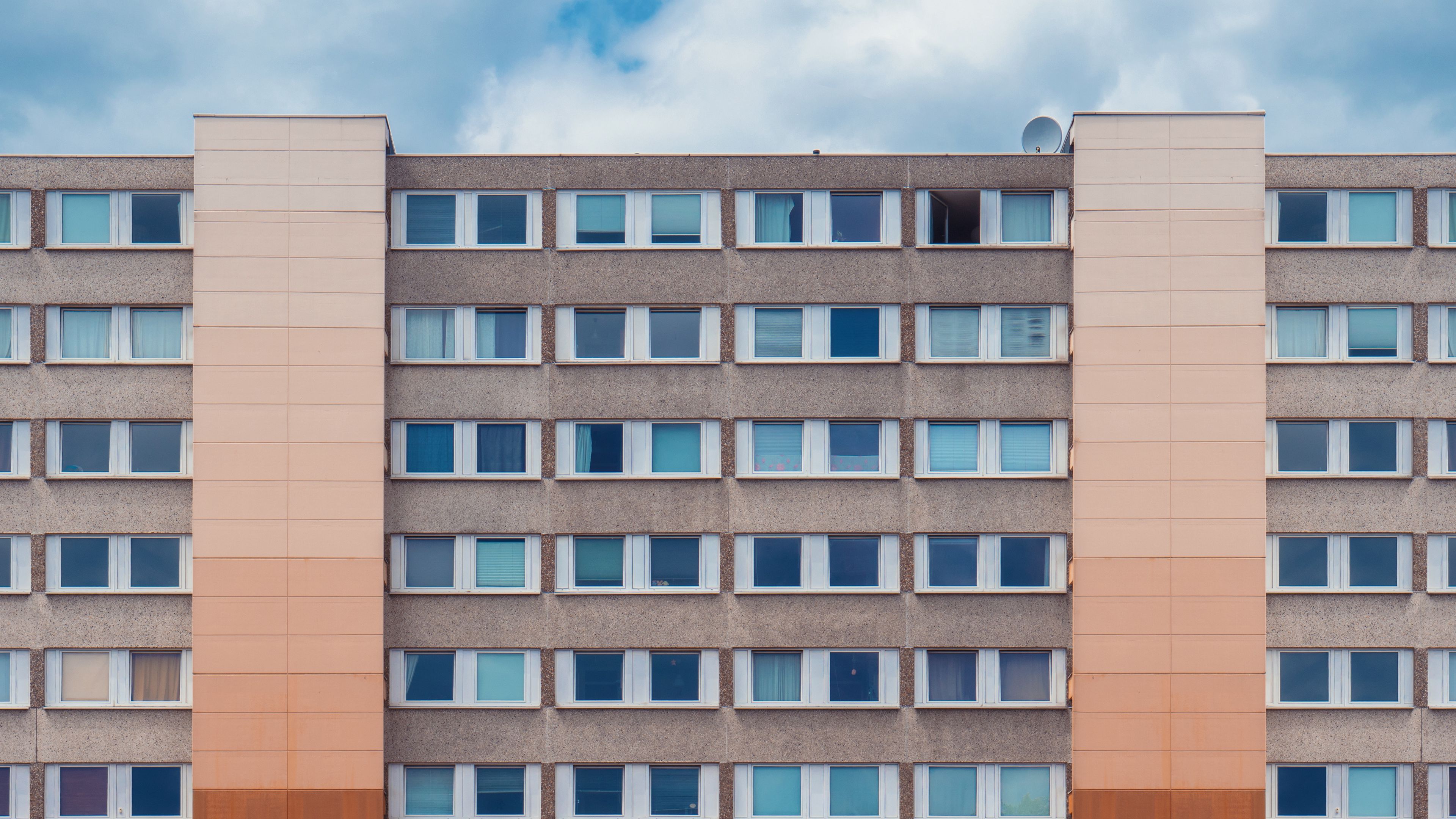 Download wallpaper 3840x2160 facade, building, windows, architecture 4k ...