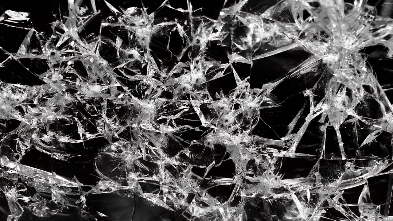 Wallpaper glass, cranny, broken, bw hd, picture, image
