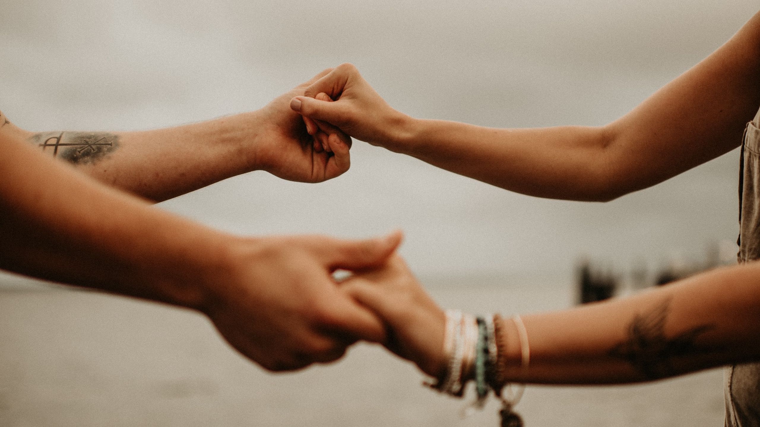 Download wallpaper 2560x1440 hands, love, romance, tattoo widescreen 16 ...