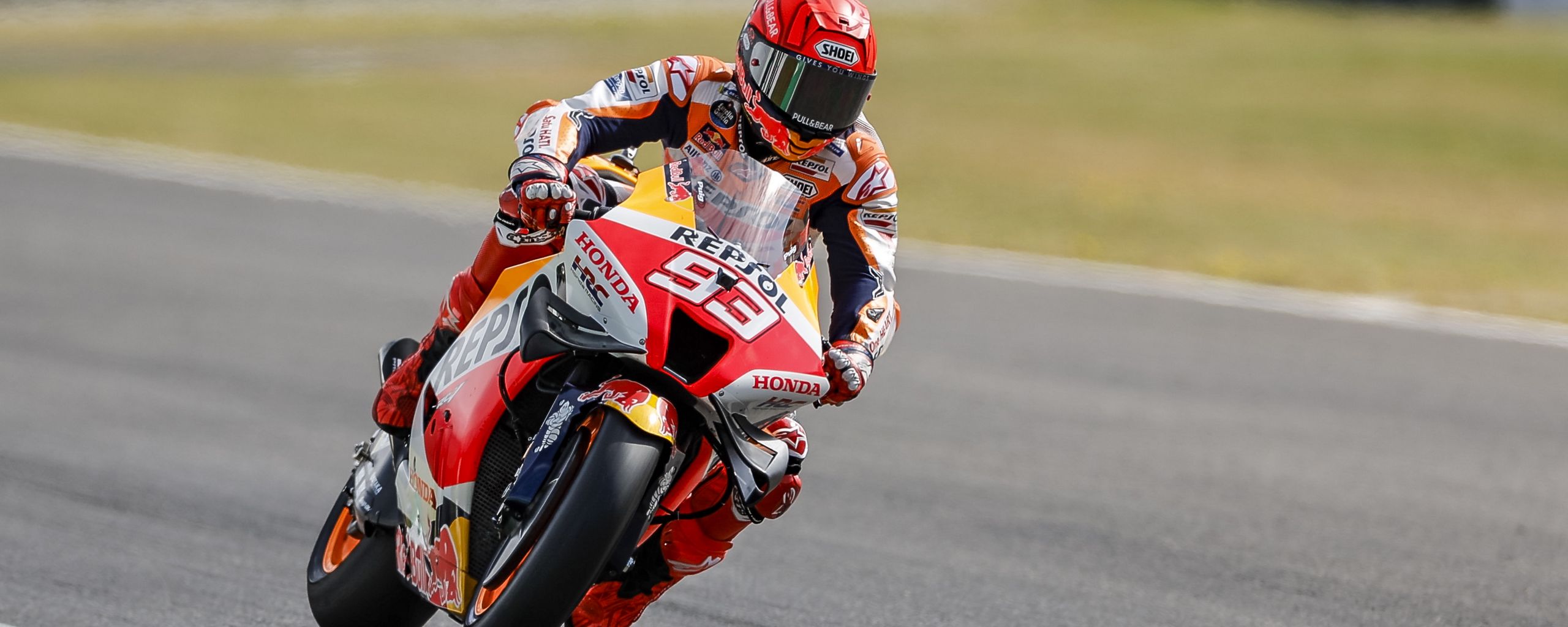 Download wallpaper 2560x1024 honda, motorcycle, motorcyclist ...
