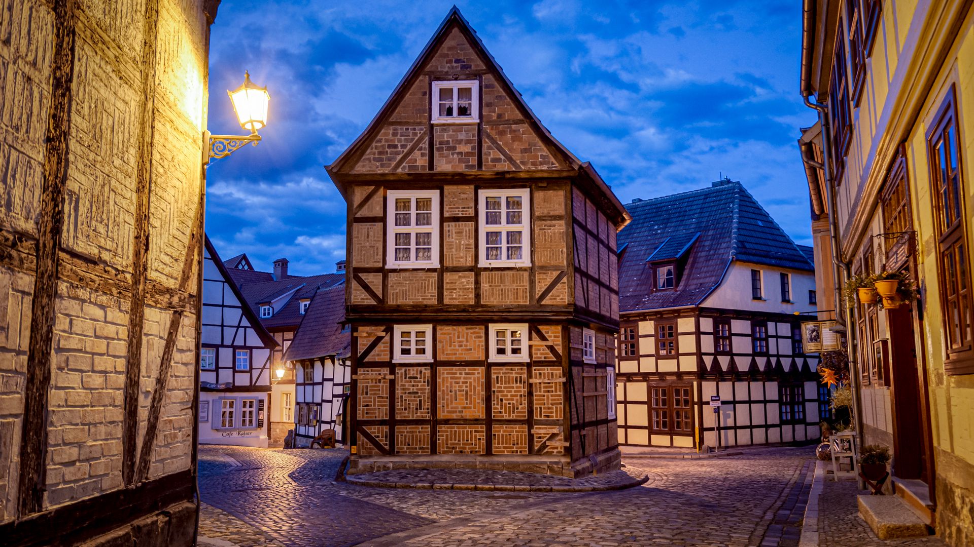 Download wallpaper 1920x1080 houses, street, paving stones ...