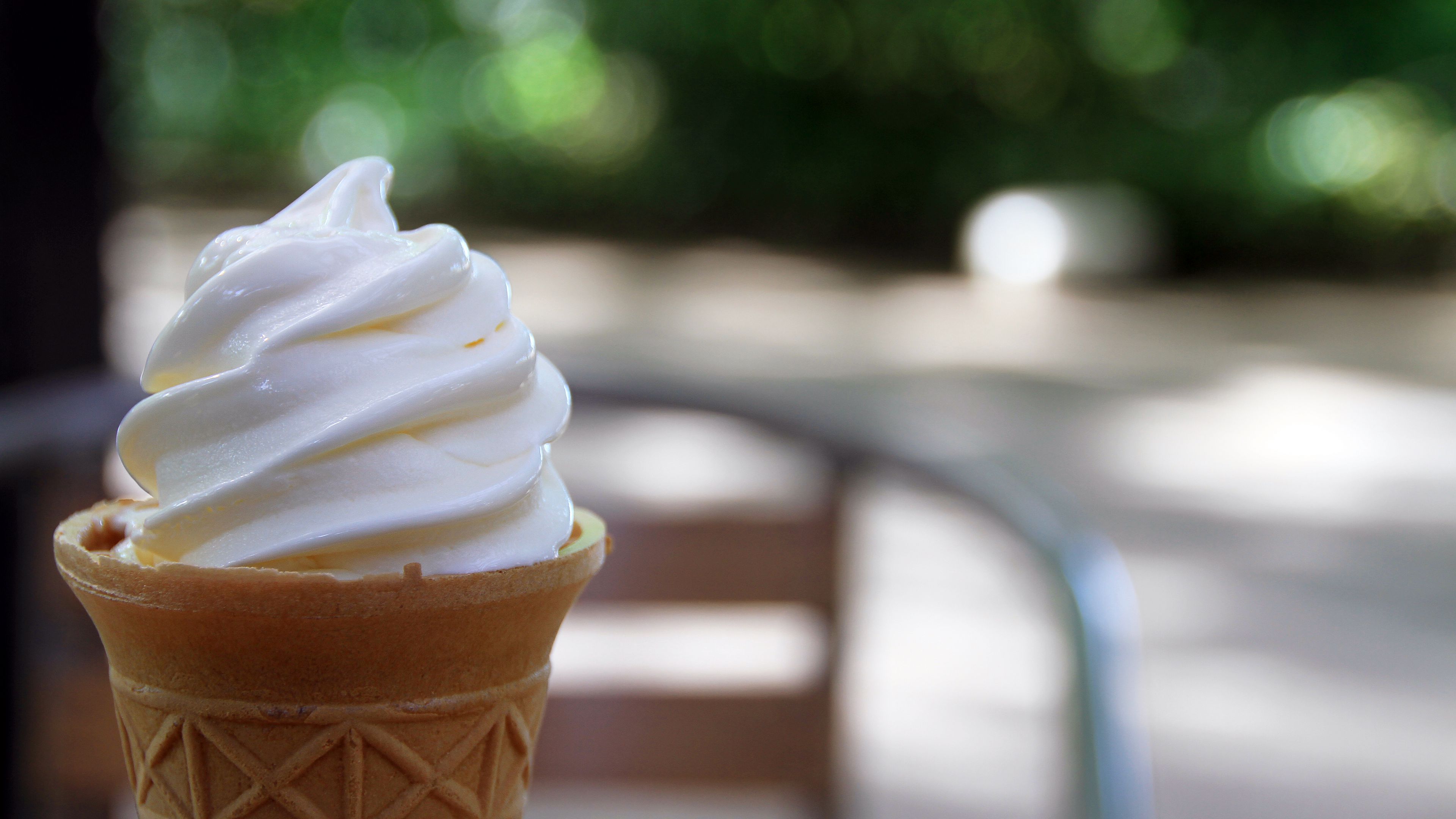 Download wallpaper 3840x2160 ice cream, dessert, summer, blur 4k uhd 16 ...