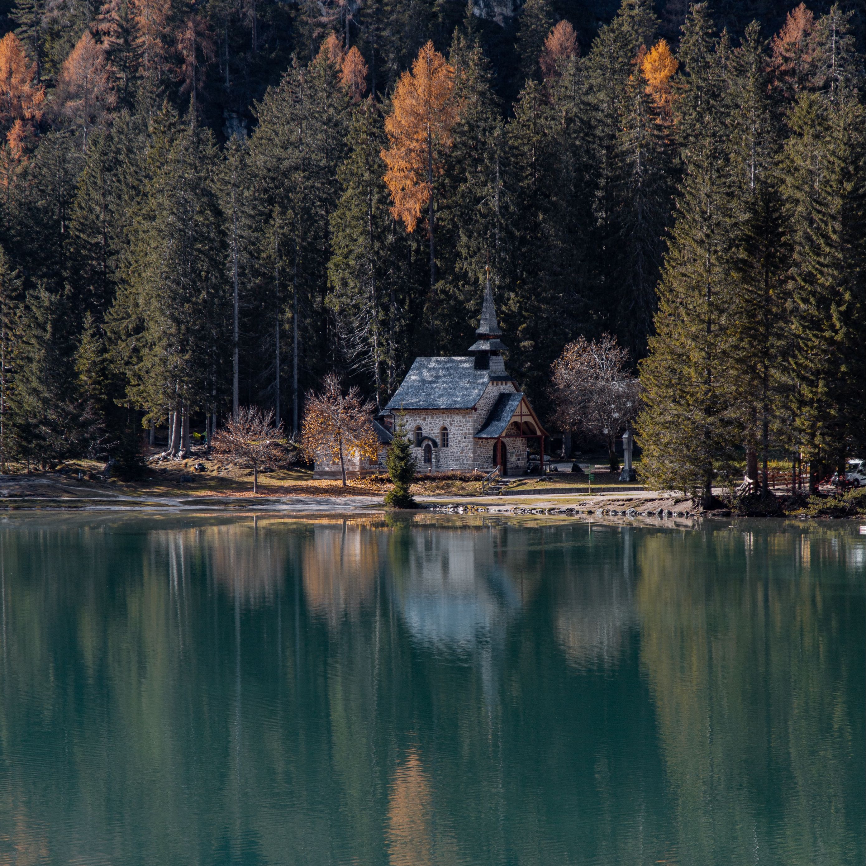 Download wallpaper 2780x2780 lake, building, shore, trees, water ipad ...