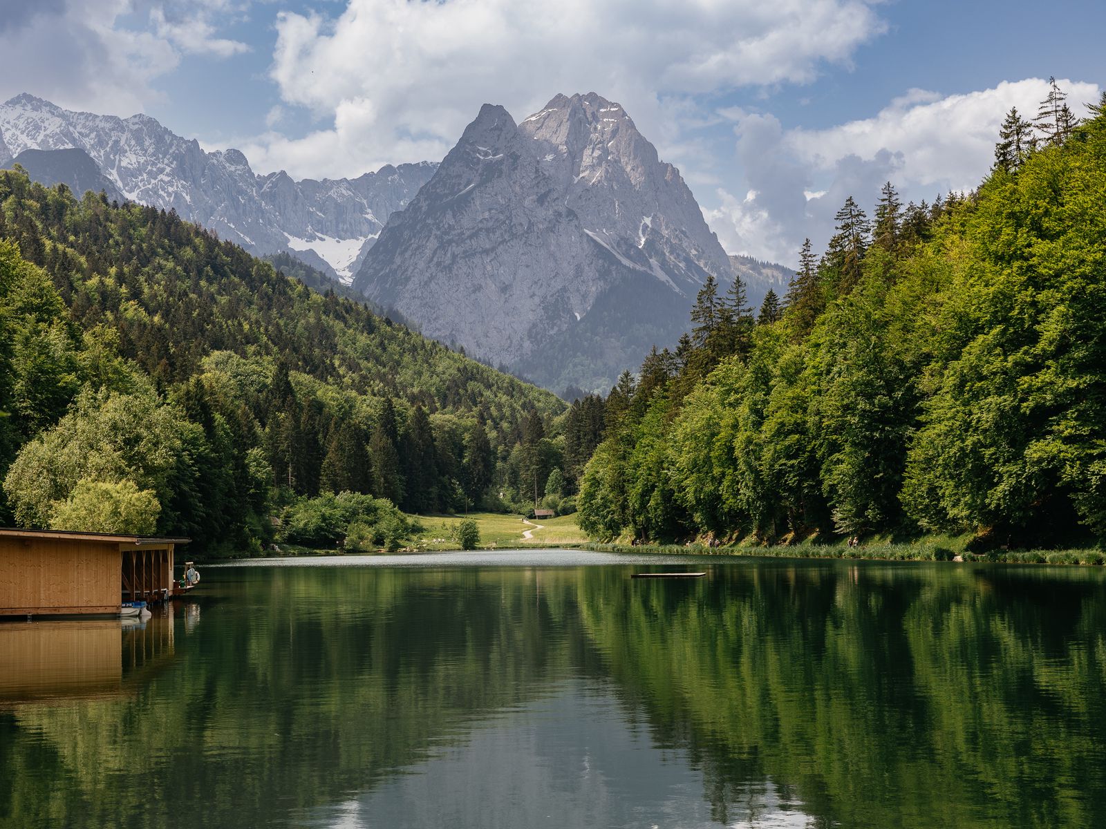 Download wallpaper 1600x1200 lake, mountains, landscape, trees, nature ...