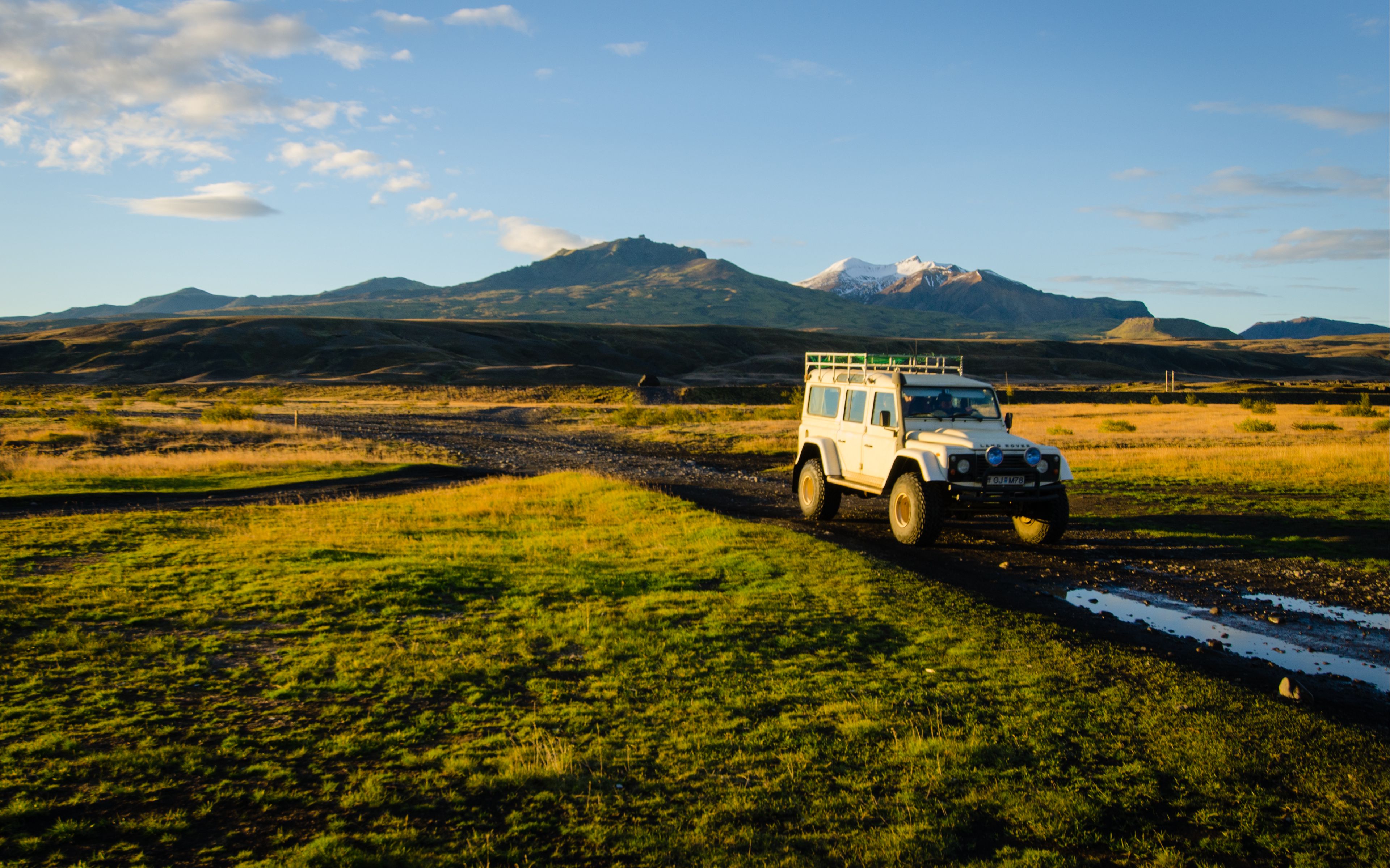 Download wallpaper 3840x2400 land rover, car, suv, mountains 4k ultra ...