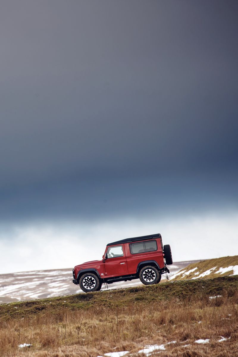 Download wallpaper 800x1200 land rover v8, land rover, car, red, slope ...