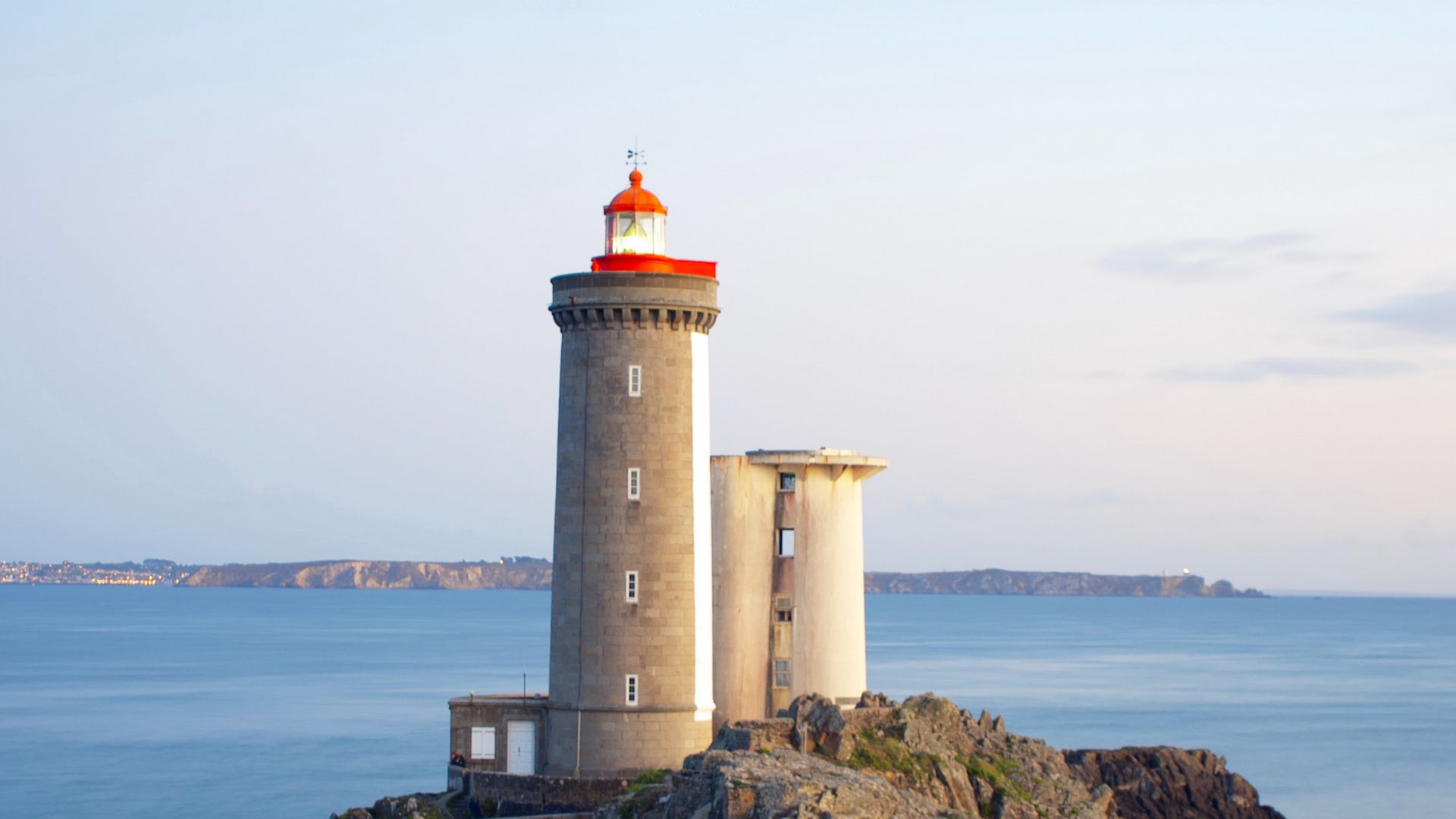 Download wallpaper 1920x1080 lighthouse, building, rocks, sea, horizon ...