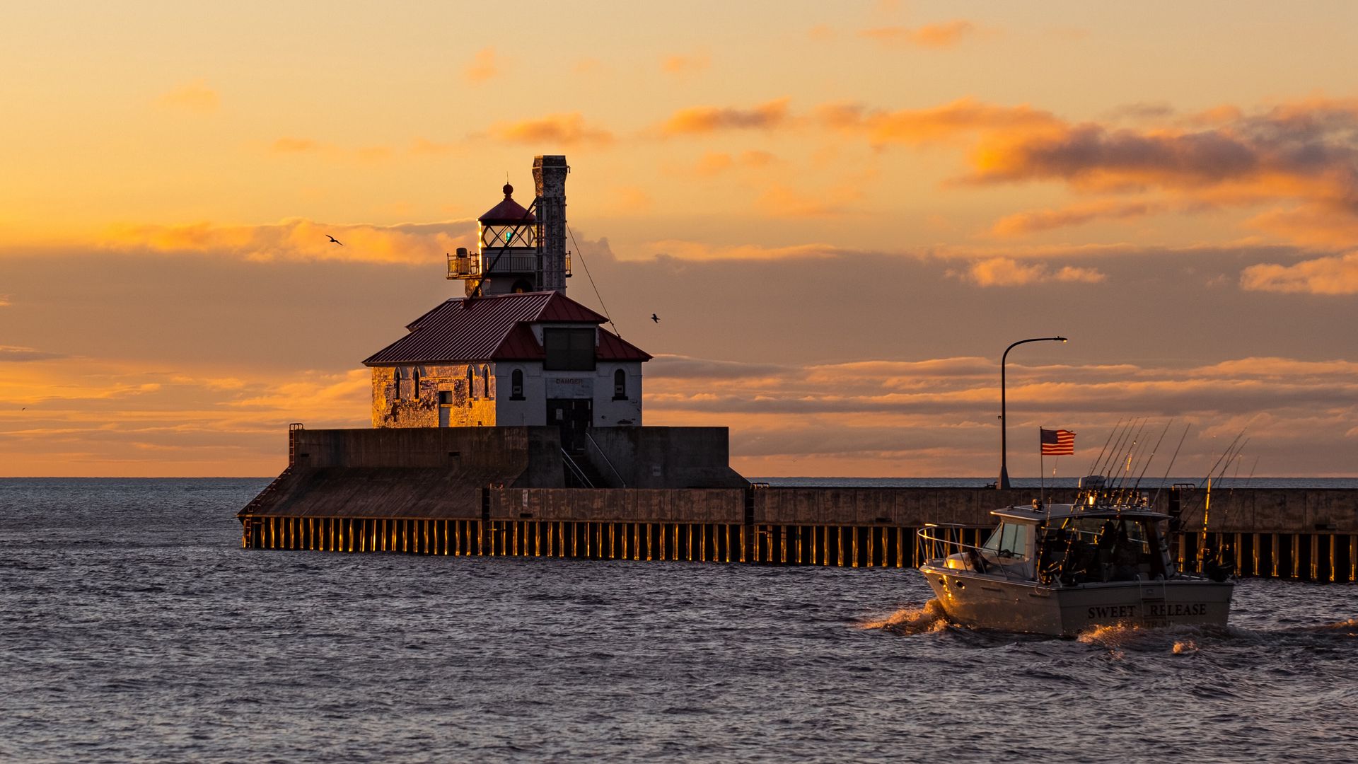 Download wallpaper 1920x1080 lighthouse, building, sea, sunset, waves ...
