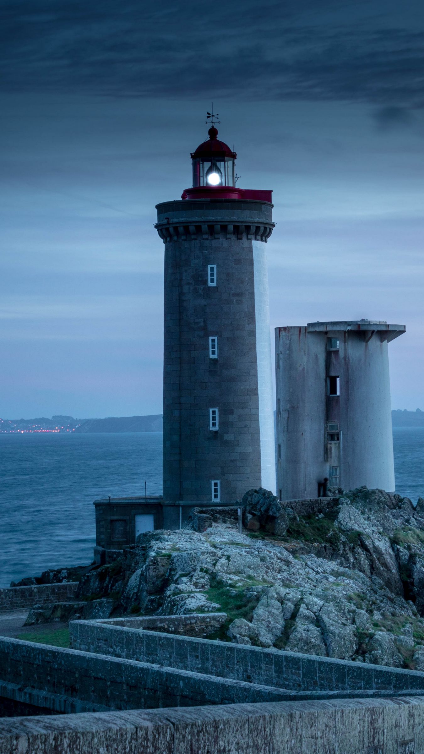 Download wallpaper 1350x2400 lighthouse, light, building, evening ...