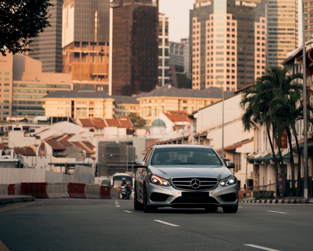 Download wallpaper 1280x1024 mercedes, car, front view, road, city ...