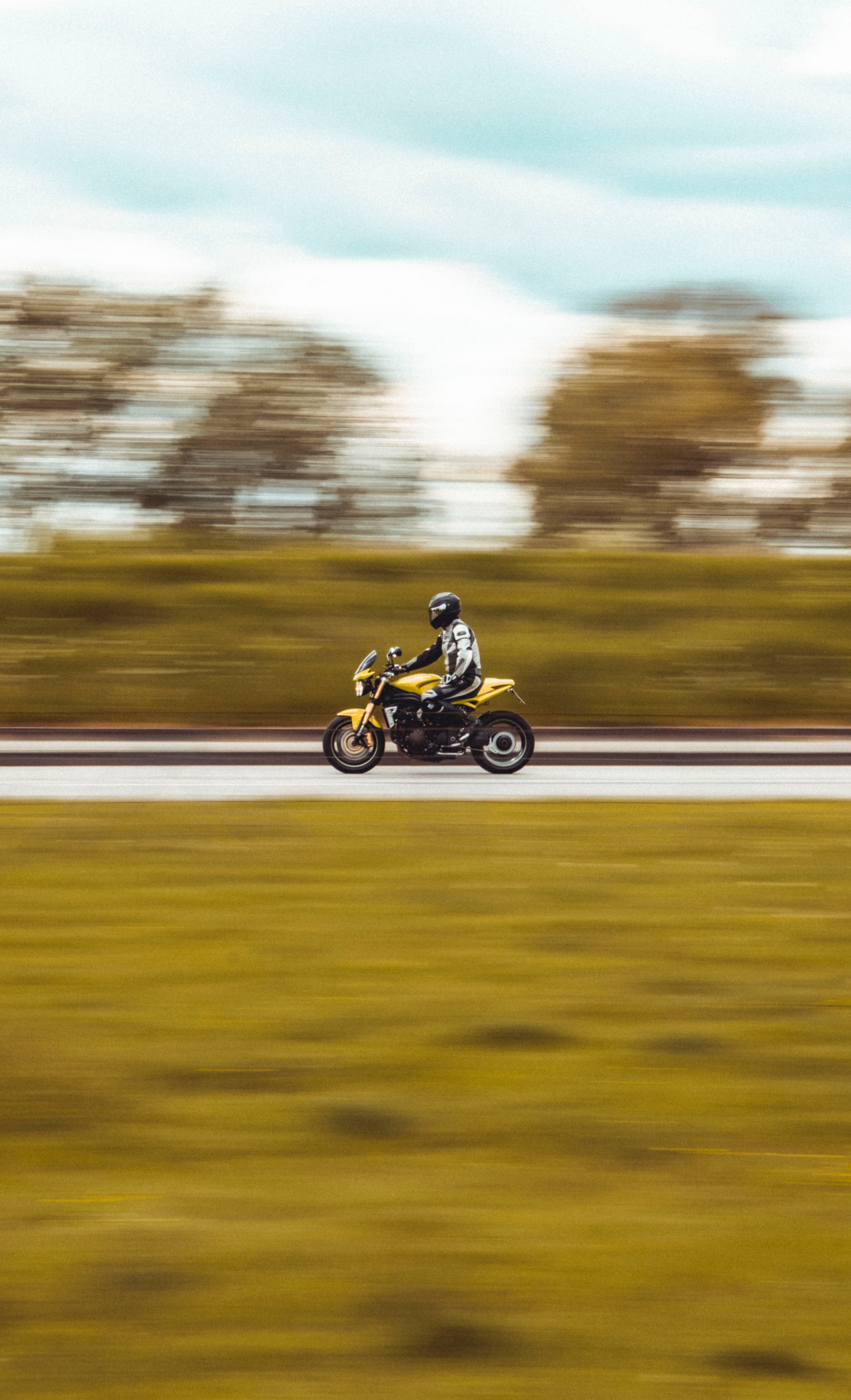 Download wallpaper 3307x5439 motorcycle, bike, motorcyclist, speed ...