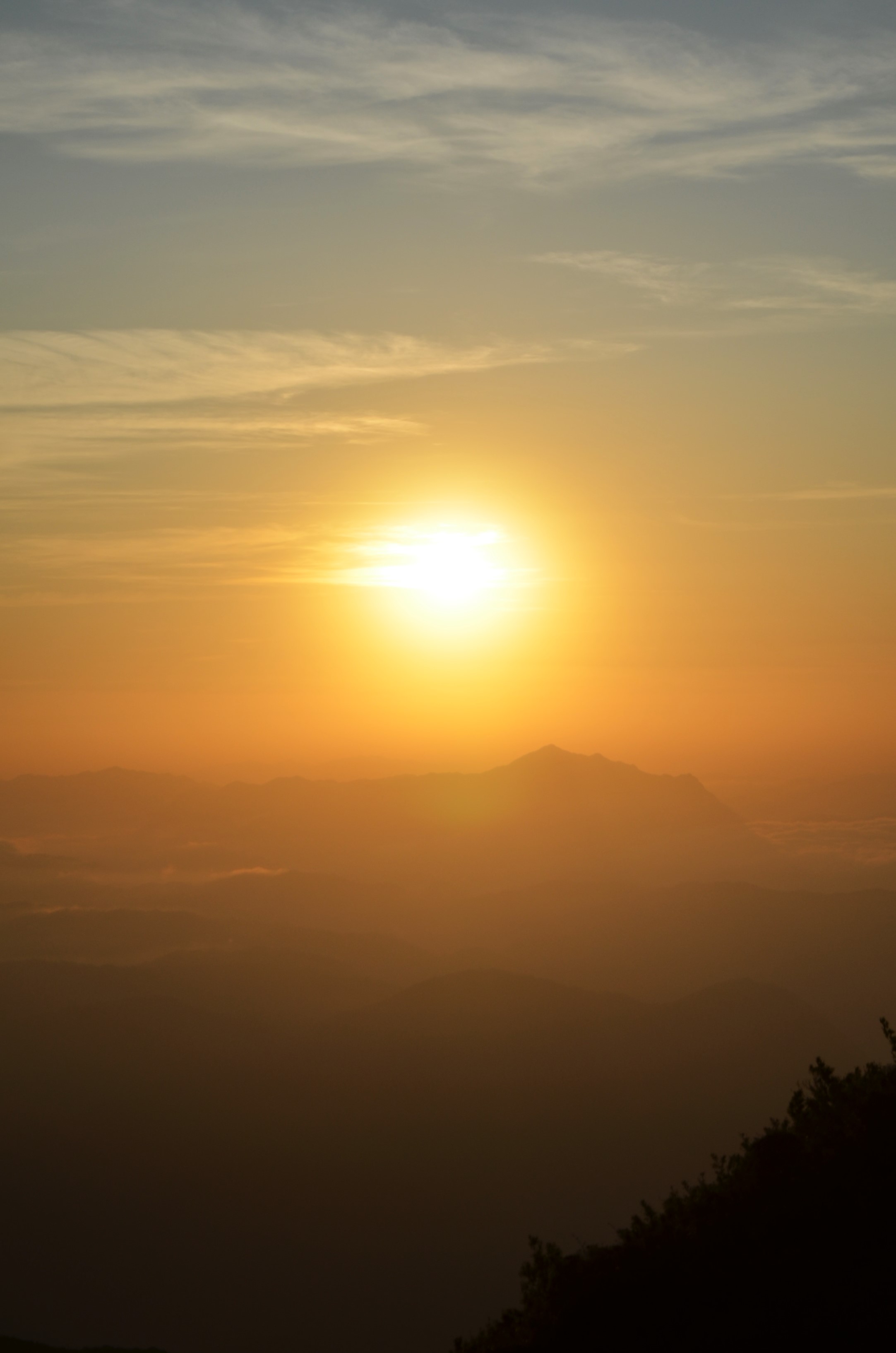 Download wallpaper 2165x3268 mountains, fog, sun, dark hd background