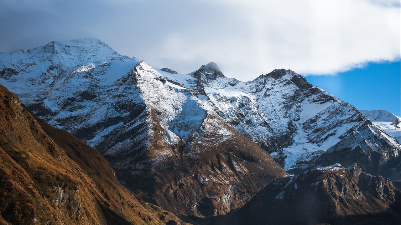 Download wallpaper 1280x720 mountains, lake, peak, snowy hd, hdv, 720p ...