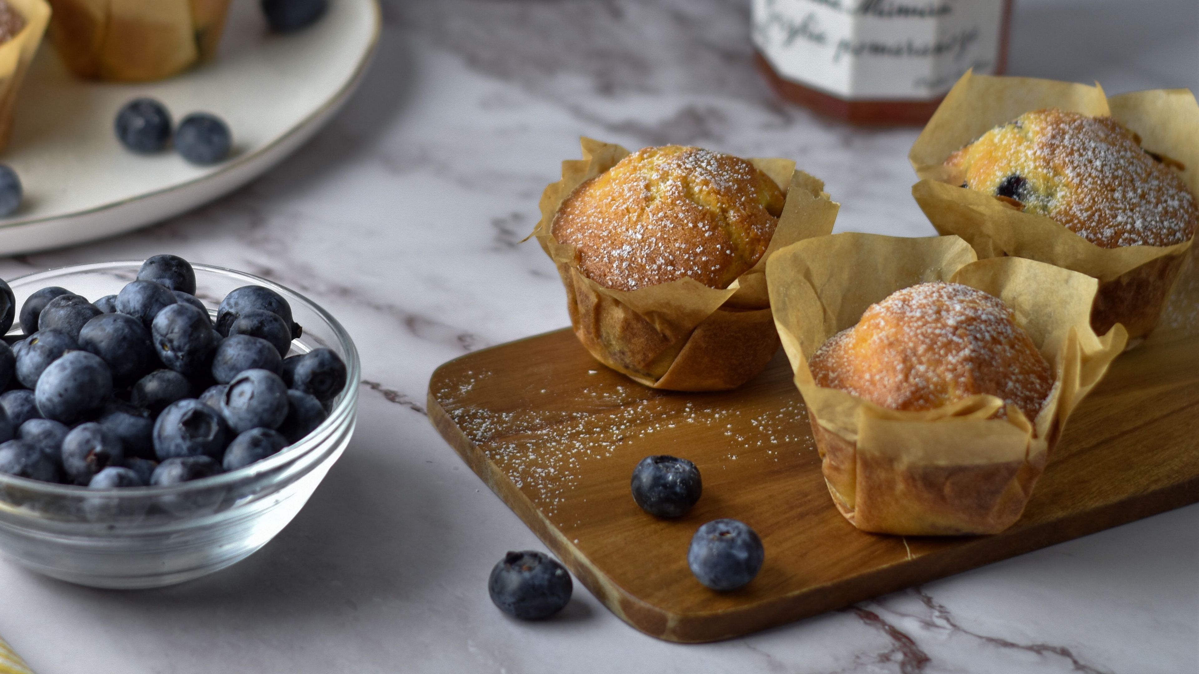 Download wallpaper 3840x2160 muffins, blueberries, berries, honey ...