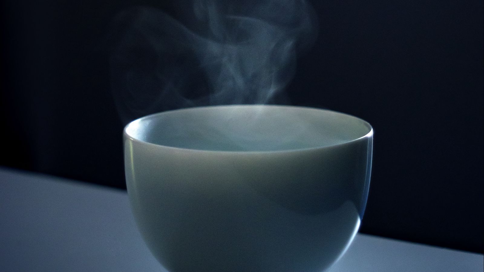 Download wallpaper 1600x900 mug, steam, minimalism widescreen 16:9 hd ...