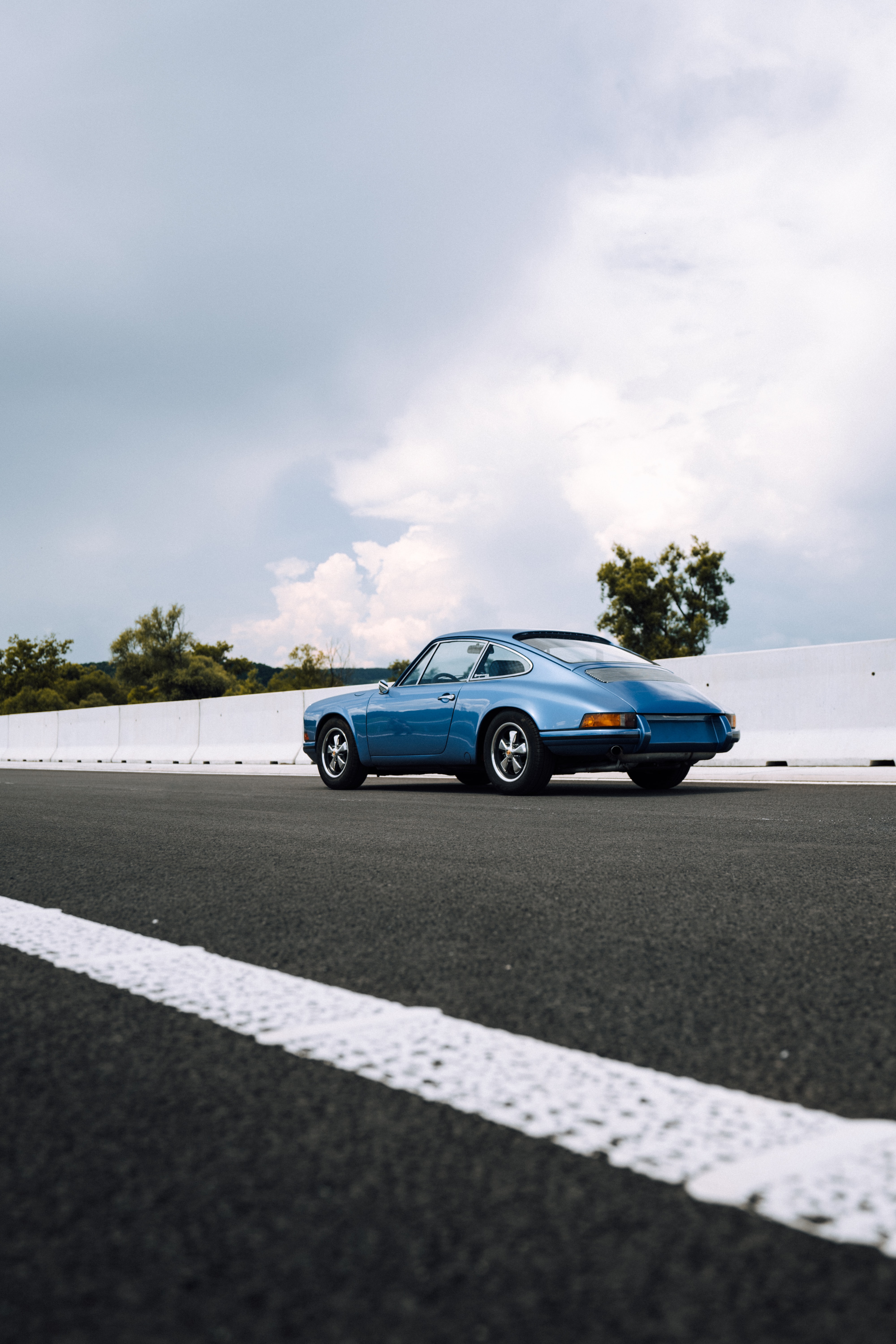 Download wallpaper 4000x6000 porsche 911, porsche, car, side view, road ...