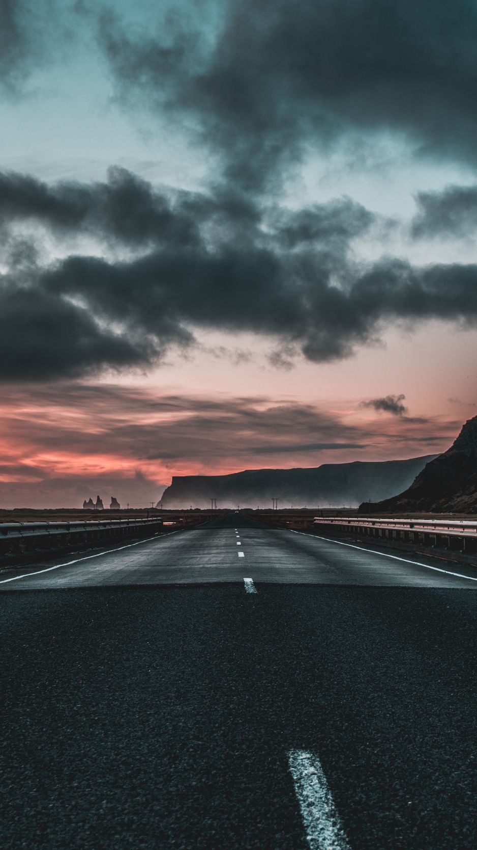 Download wallpaper 938x1668 road, marking, clouds, dawn iphone 8/7/6s/6 ...