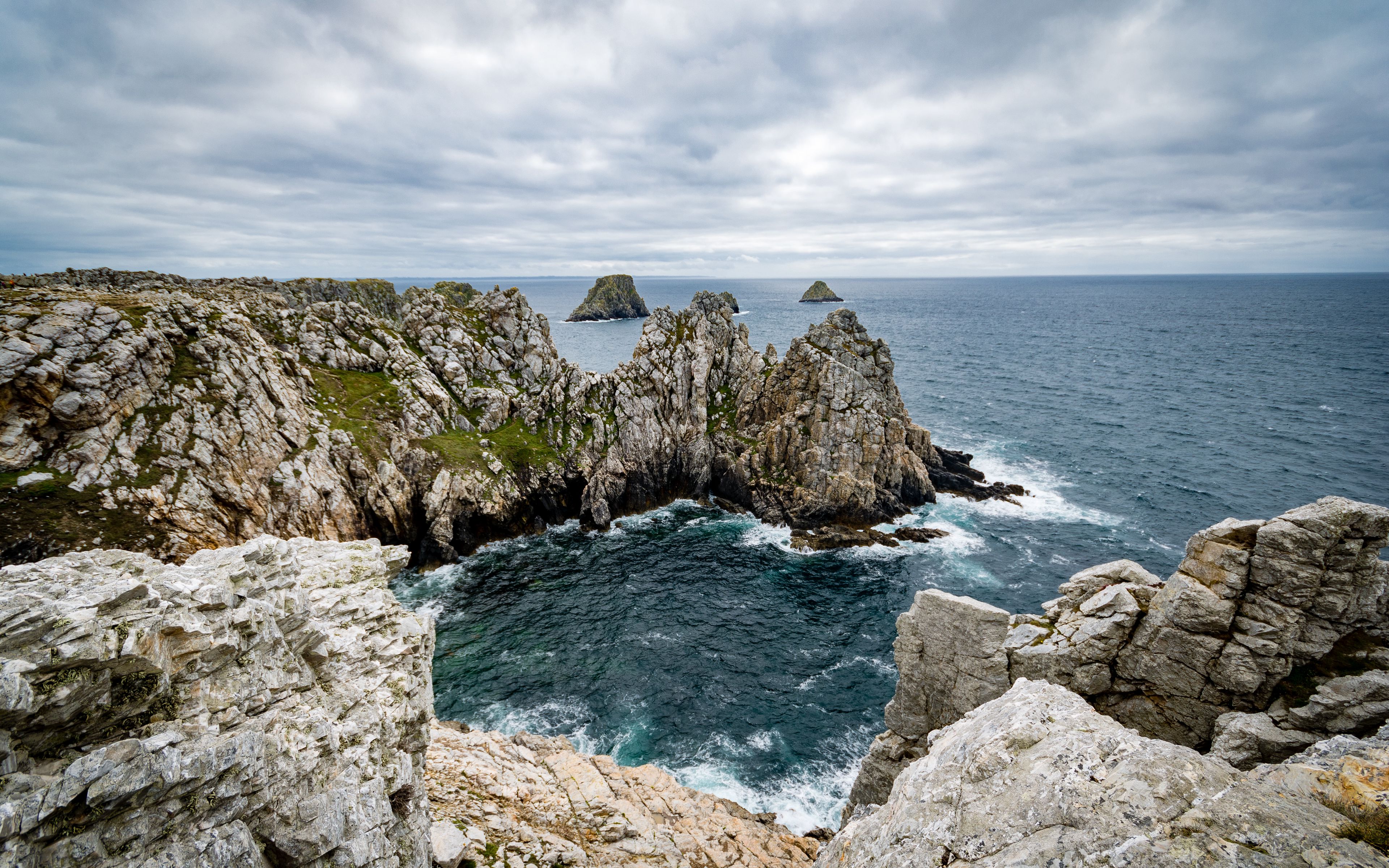 Download wallpaper 3840x2400 rocks, sea, water, waves, landscape 4k ...
