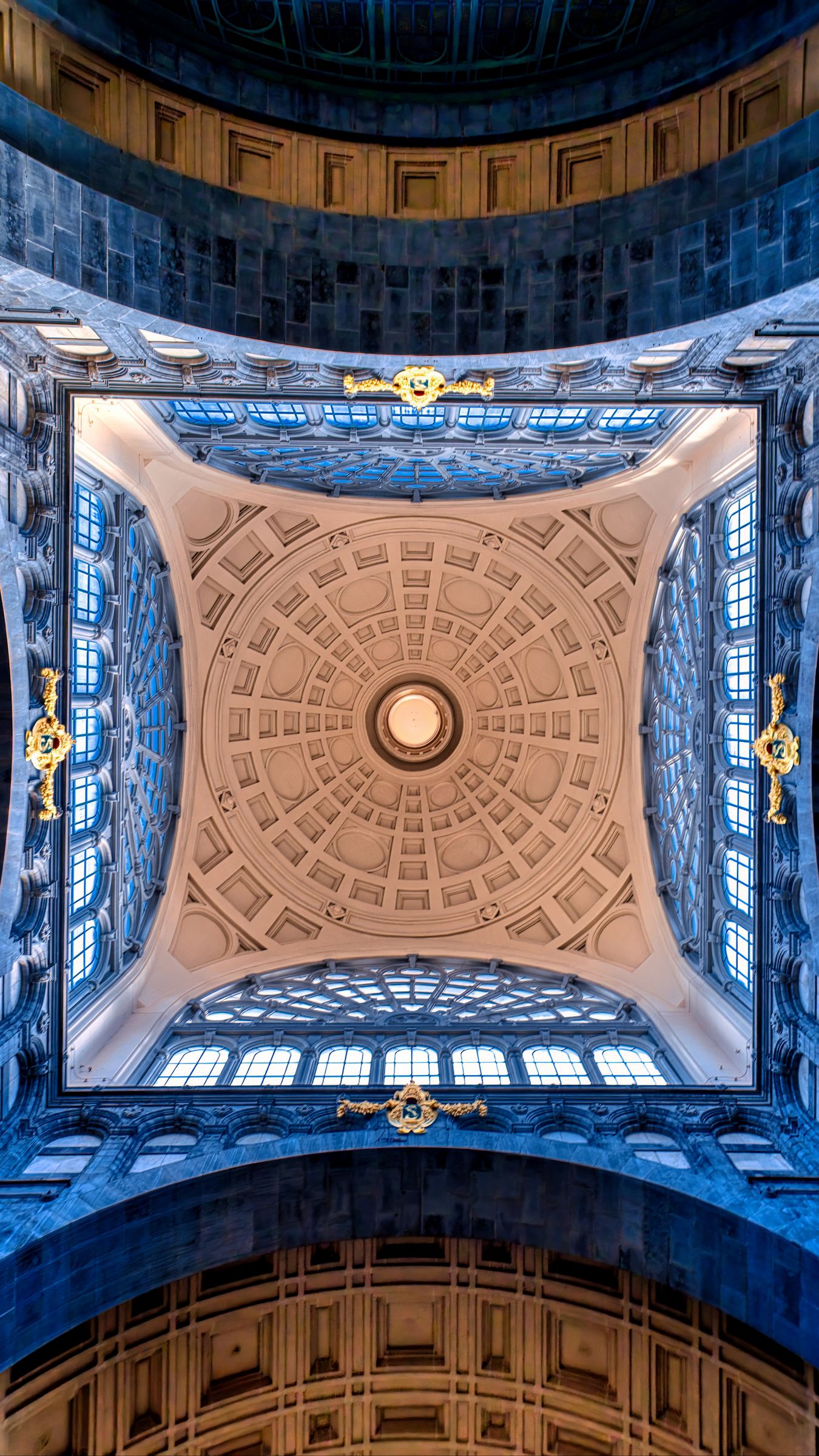 Download wallpaper 1350x2400 roof, ceiling, architecture, pattern ...