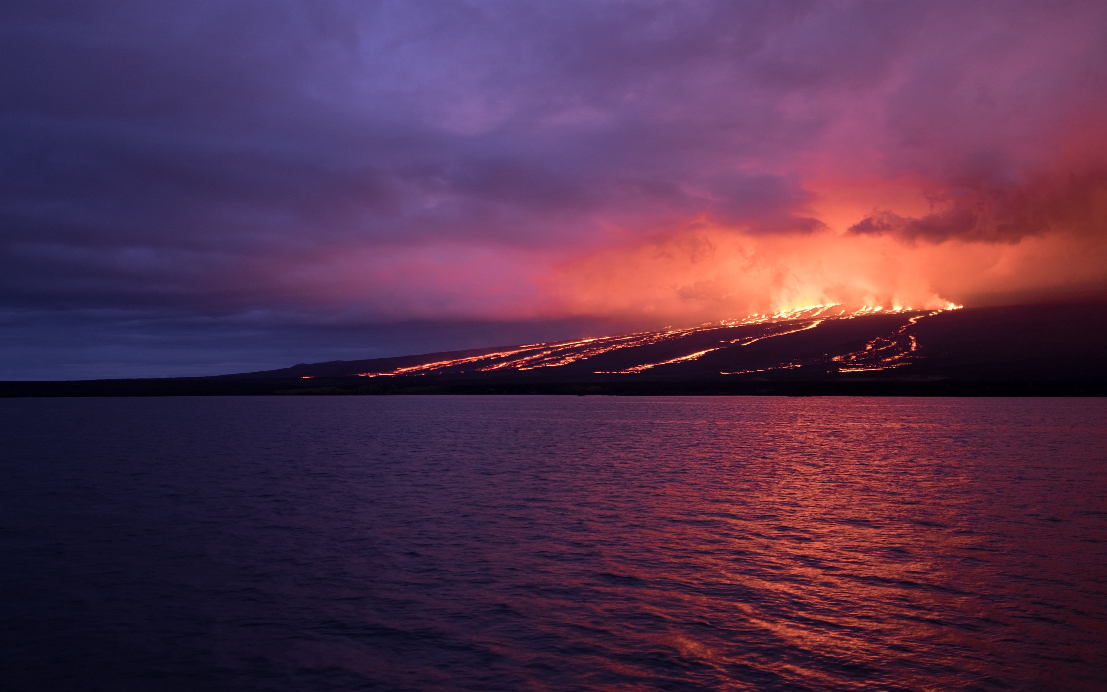 Download wallpaper 3840x2400 sea, island, volcano, lava, fire, night 4k ...