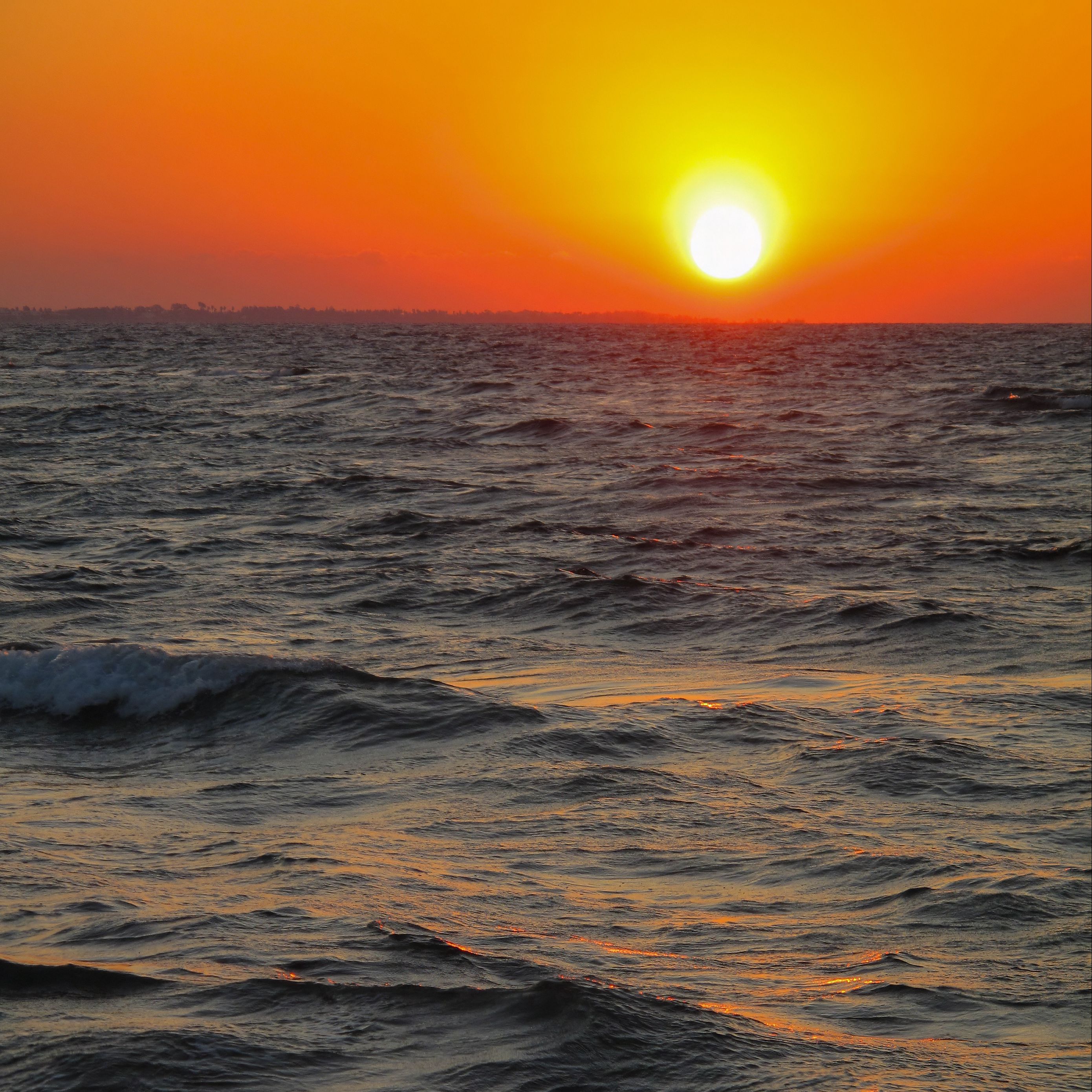 Download wallpaper 2780x2780 sea, ocean, waves, sun, sunset ipad air ...