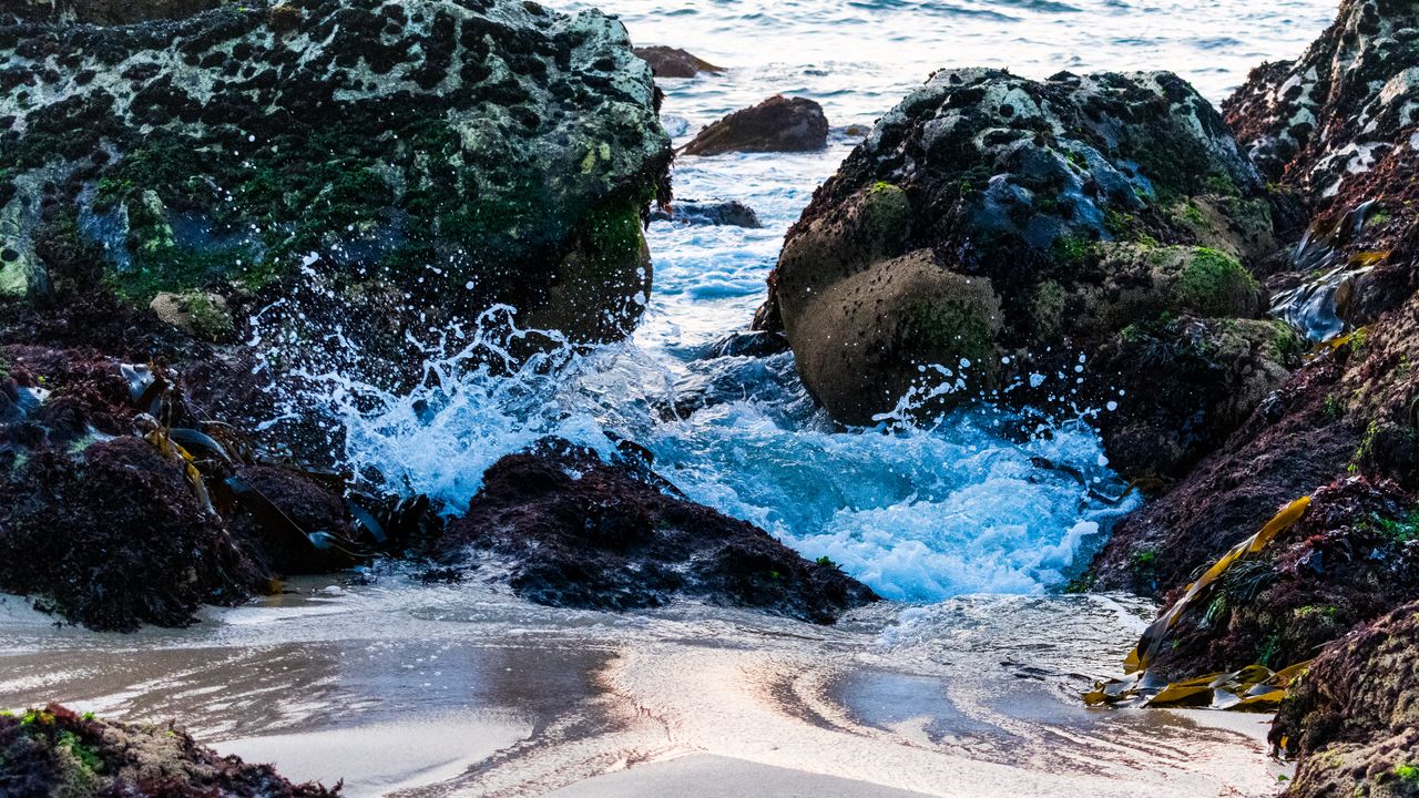 Wallpaper sea, splashes, stones, sand hd, picture, image