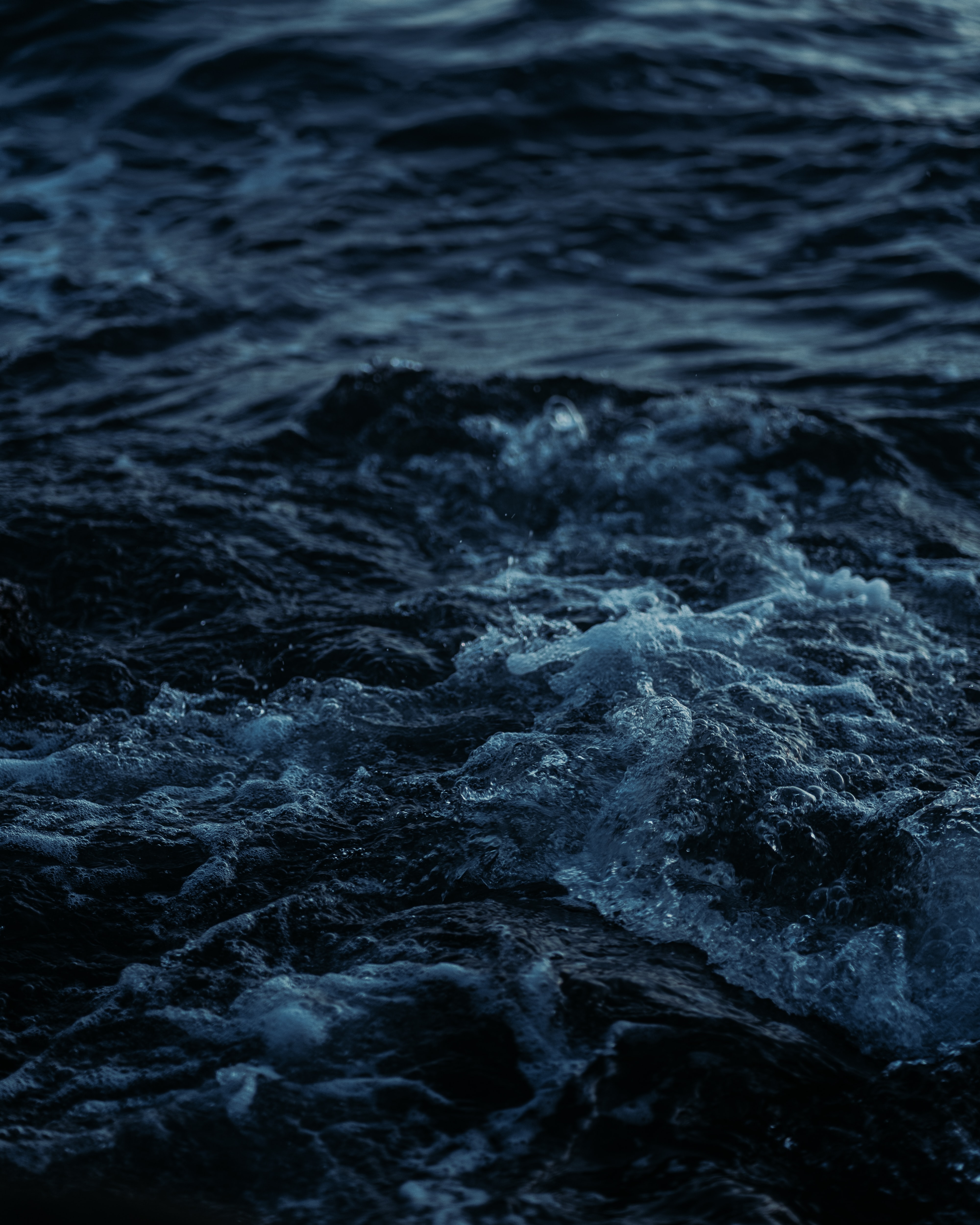 Download wallpaper 4000x5000 sea, waves, water hd background
