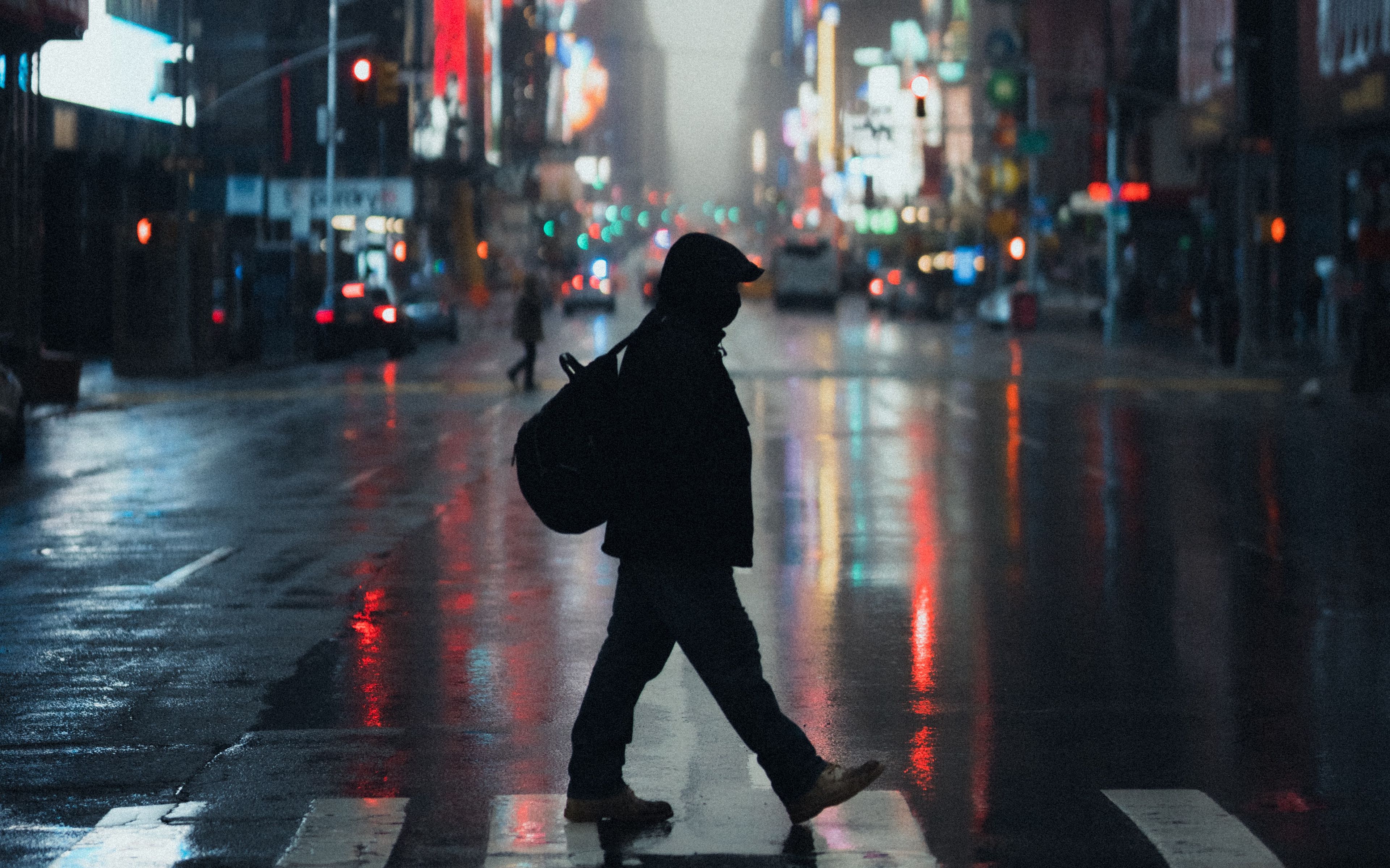 Download wallpaper 3840x2400 silhouette, alone, walk, city, street ...