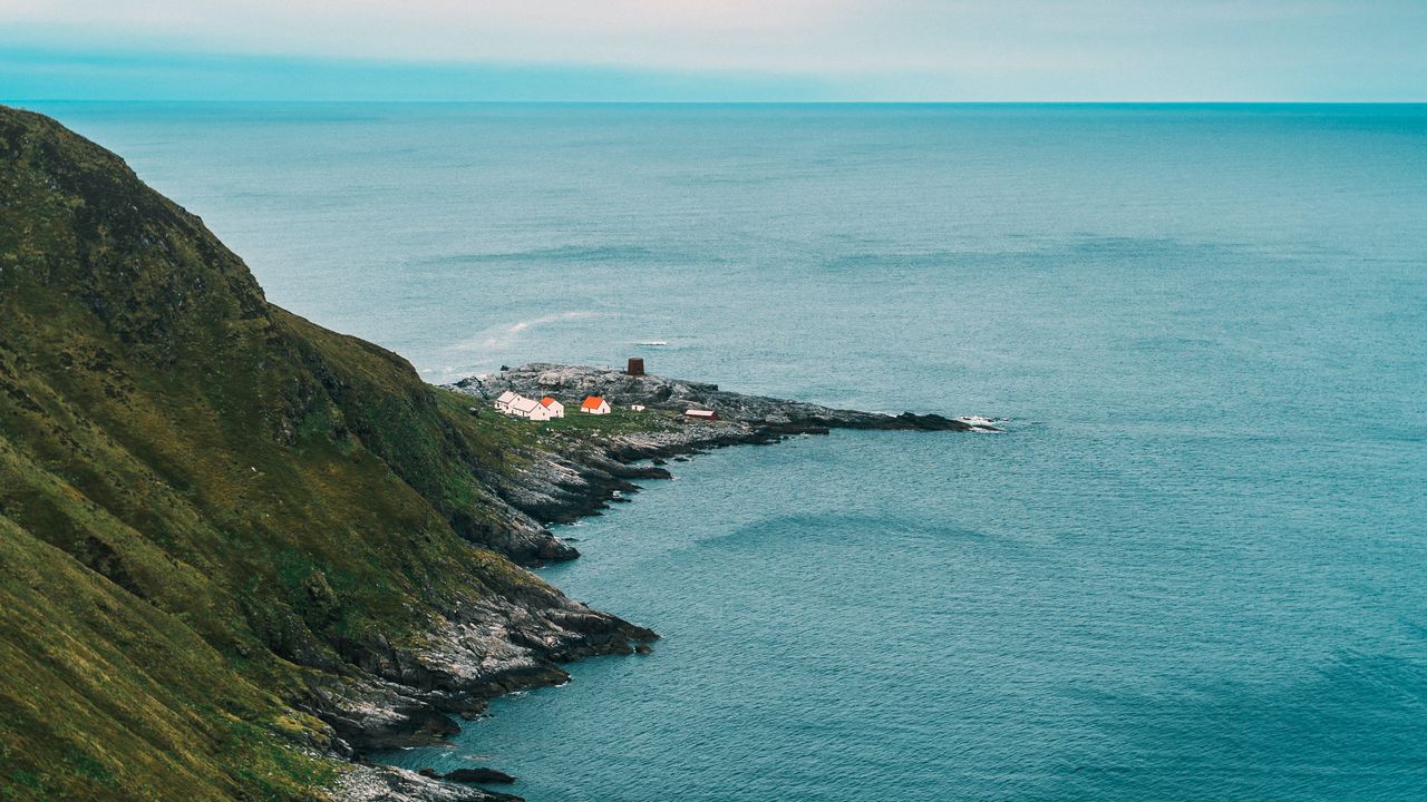 Wallpaper slope, rocks, sea, buildings, horizon hd, picture, image