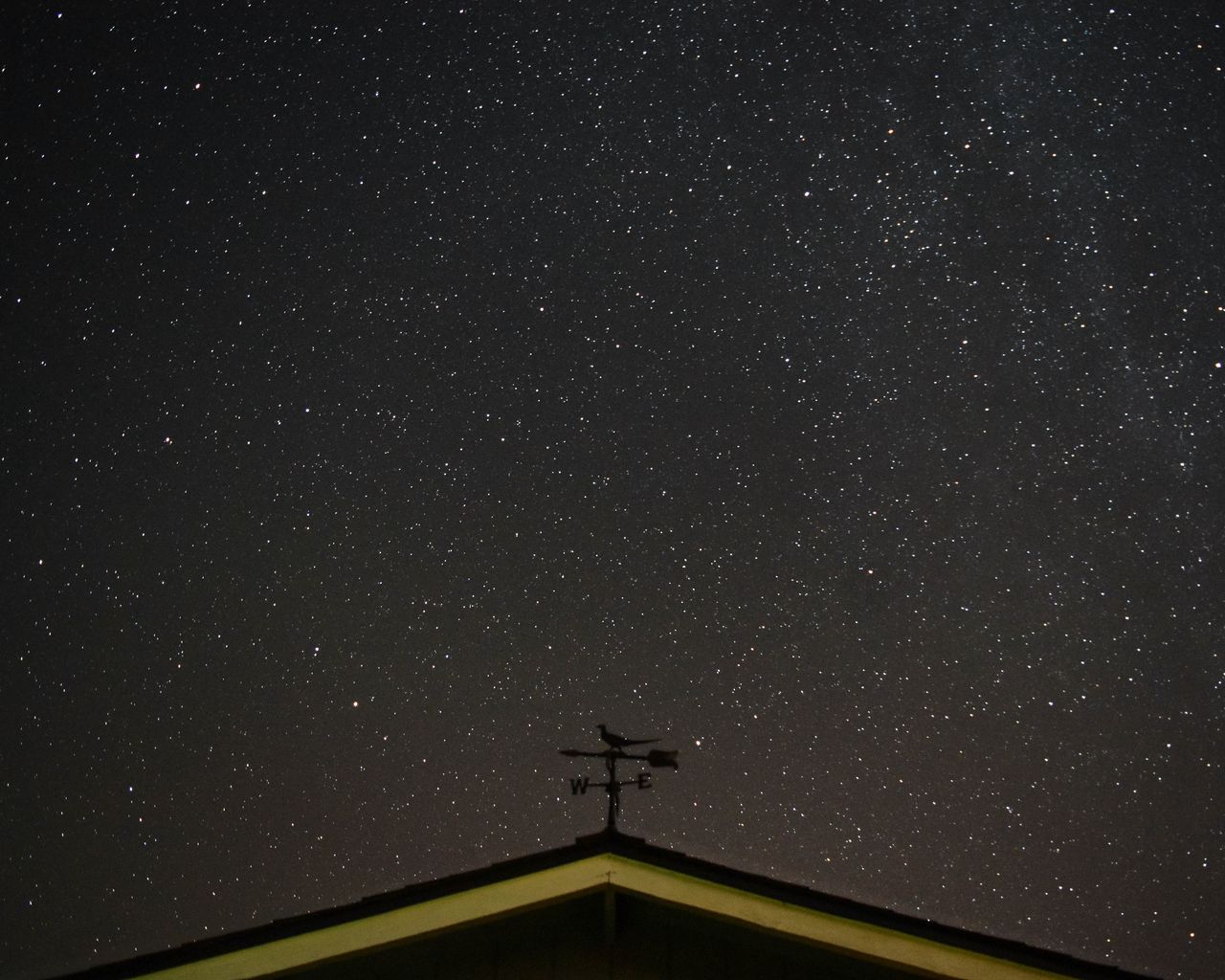 Download wallpaper 1280x1024 starry sky, roof, weather vane standard 5: ...