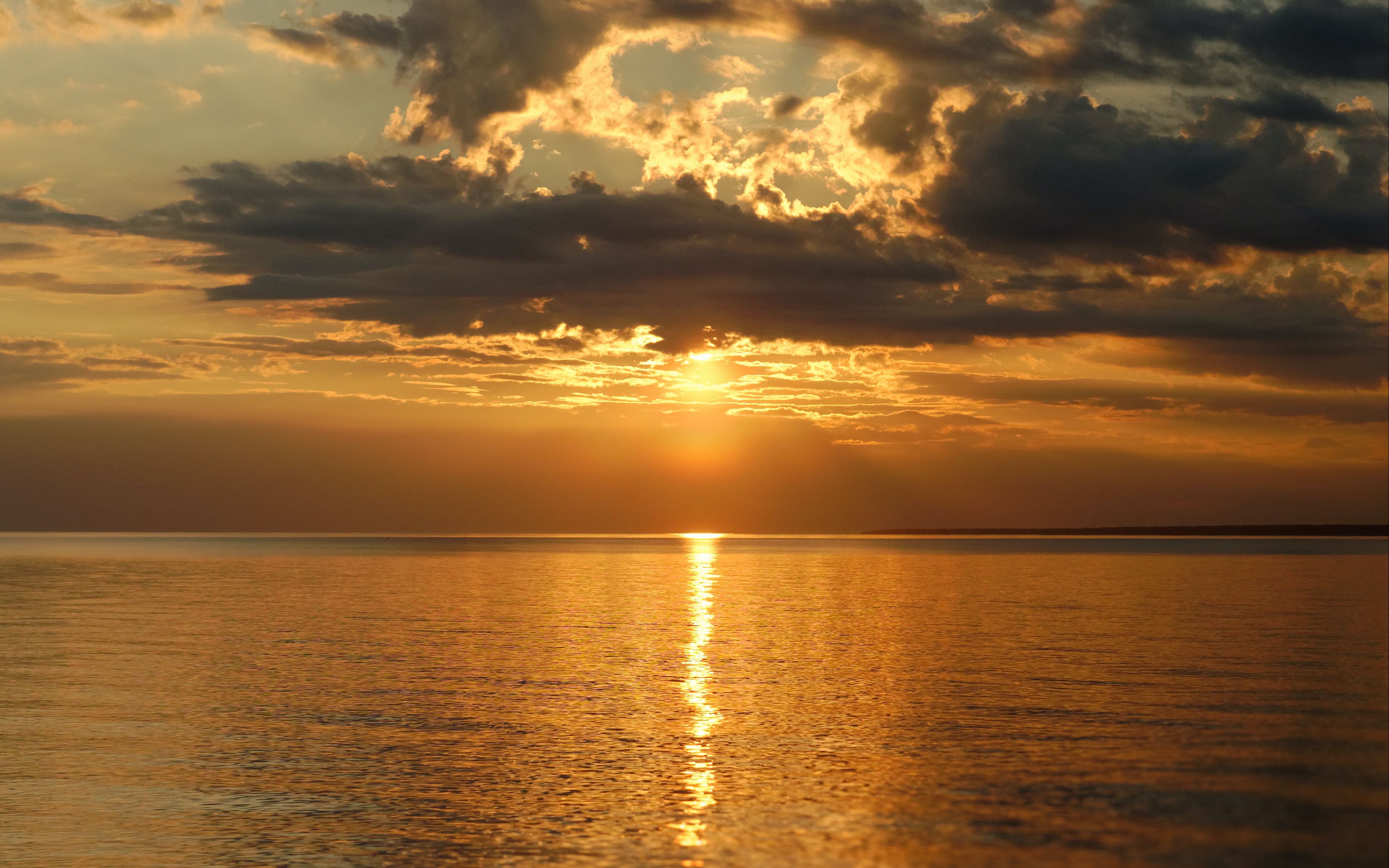 Download wallpaper 3840x2400 sunset, glare, water, horizon, clouds 4k ...