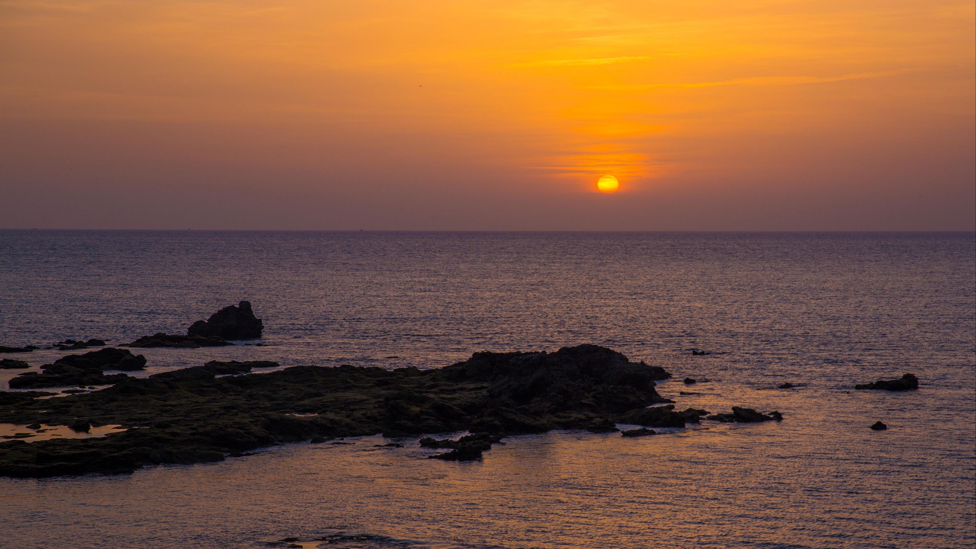 Download wallpaper 3840x2160 sunset, sun, water, blocks 4k uhd 16:9 hd ...