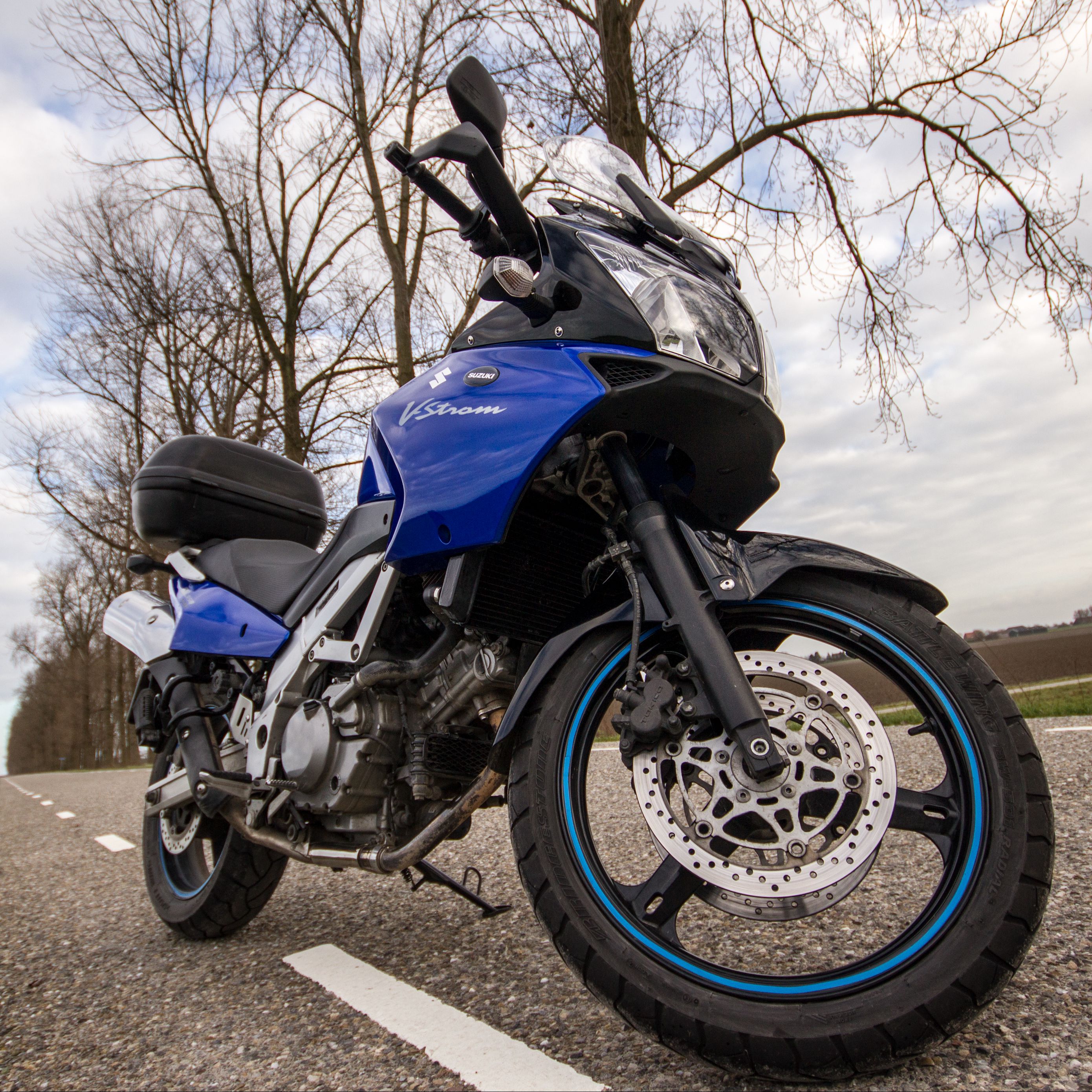 Download wallpaper 2780x2780 suzuki, suzuki v-strom, motorcycle, bike ...