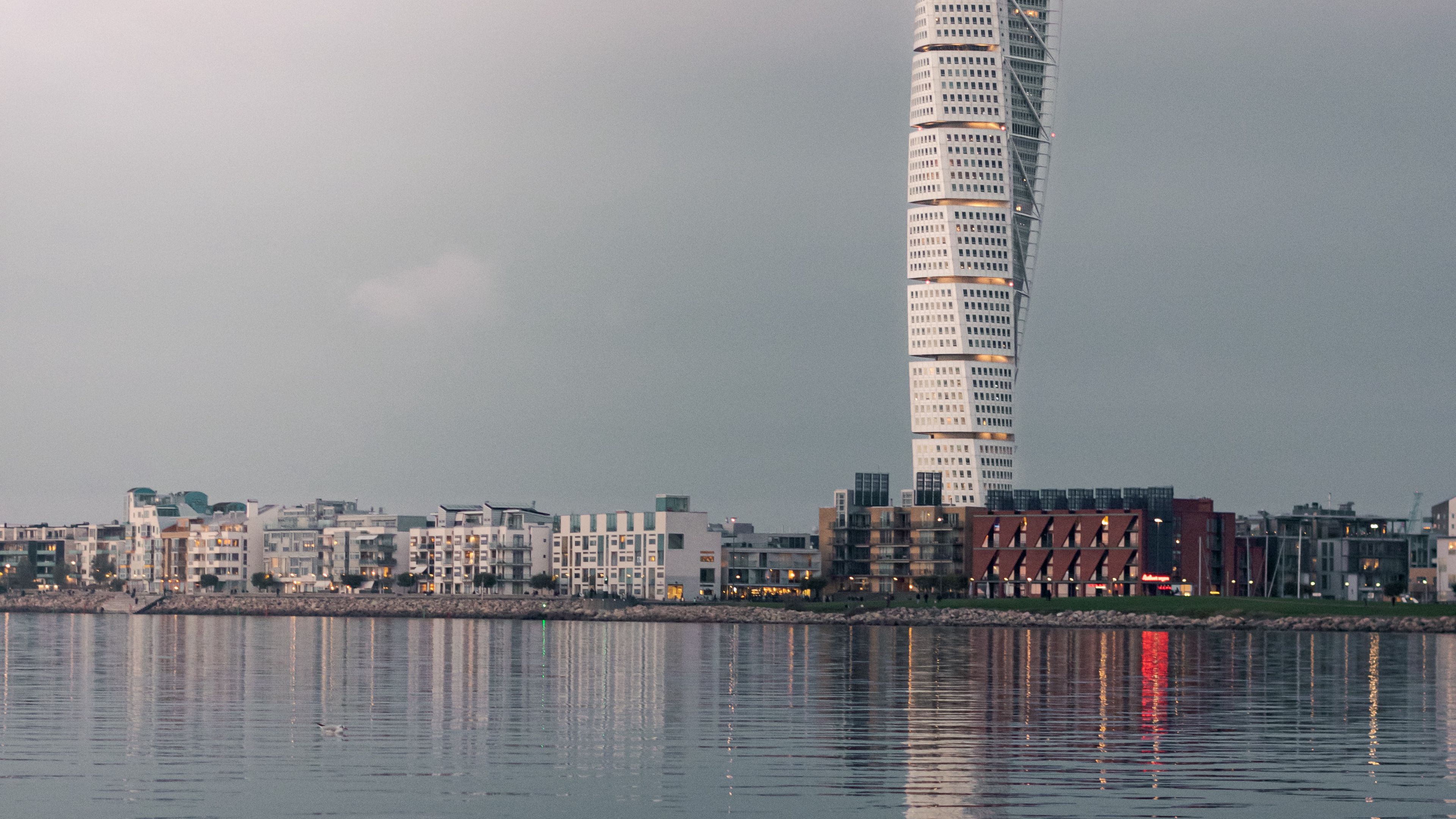 Download wallpaper 3840x2160 tower, building, architecture, water ...