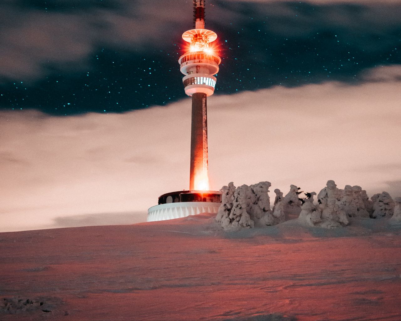 Download wallpaper 1280x1024 tower, building, backlight, night, winter ...