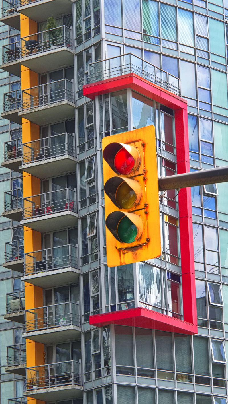 Download wallpaper 800x1420 traffic light, house, building ...
