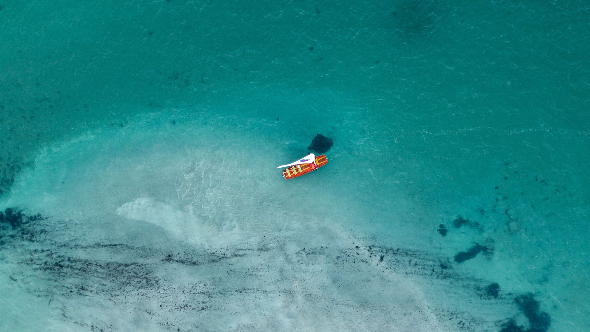 Download wallpaper 1920x1080 water, boat, aerial view, ocean, sailboat ...